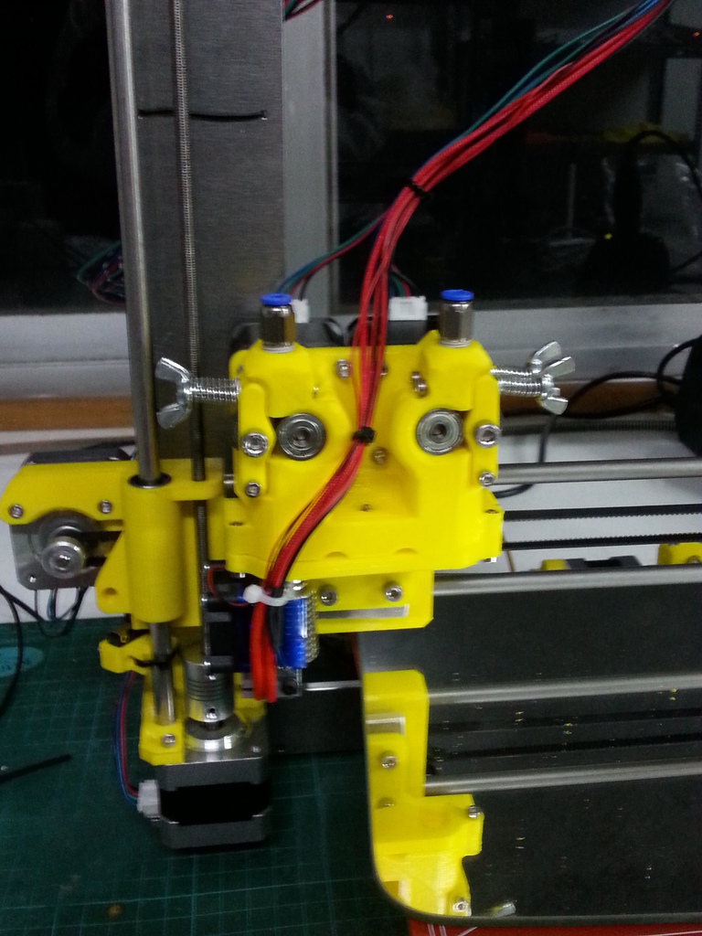 Prusa I3 Dual Extruder by Makergal3D | Download free STL model ...