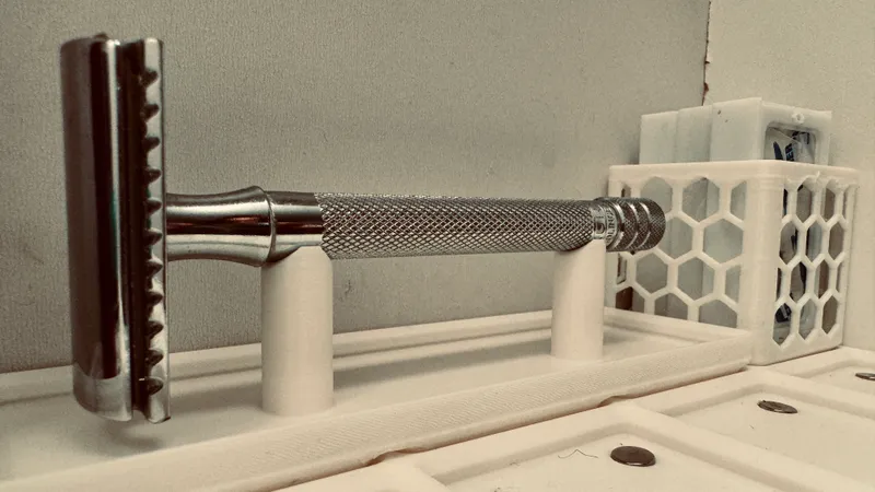 Gridfinity Safety Razor Stand by toneswag | Download free STL model ...