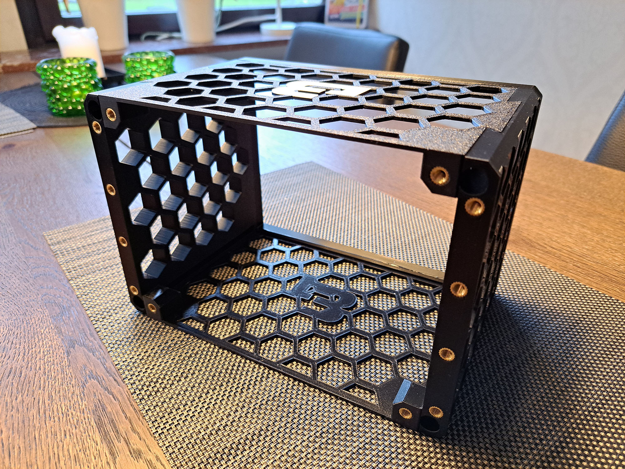 BREWTOOLS Screen Cage - Vesa by Brewing3D | Download free STL model ...