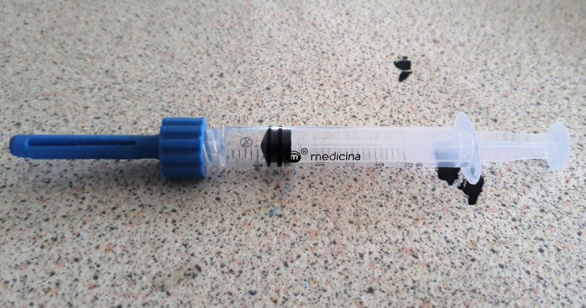 LM6UU grease tool for luer lock syringe by Zechimaera | Download free ...