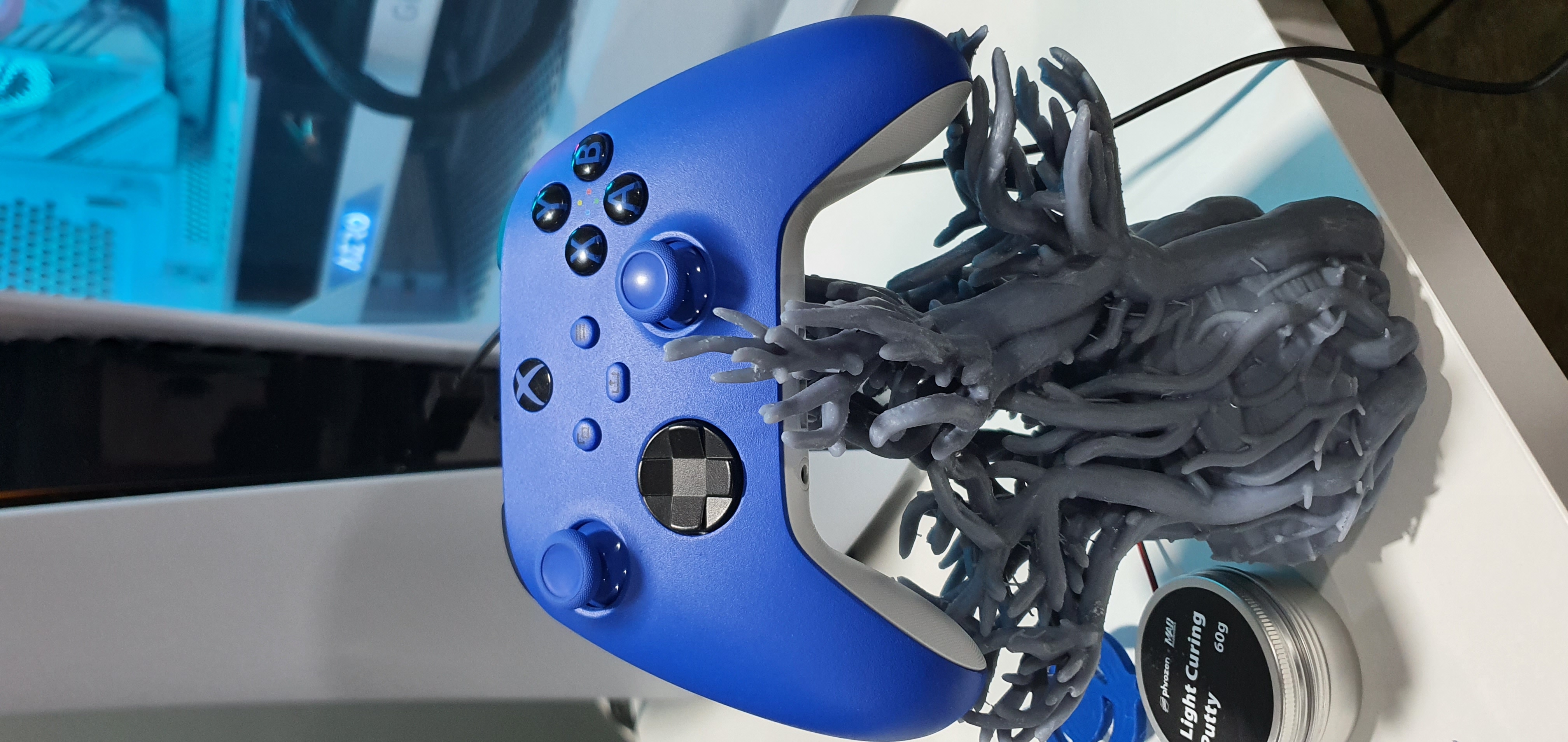 Xbox Controller Stand by DIN9 | Download free STL model | Printables.com