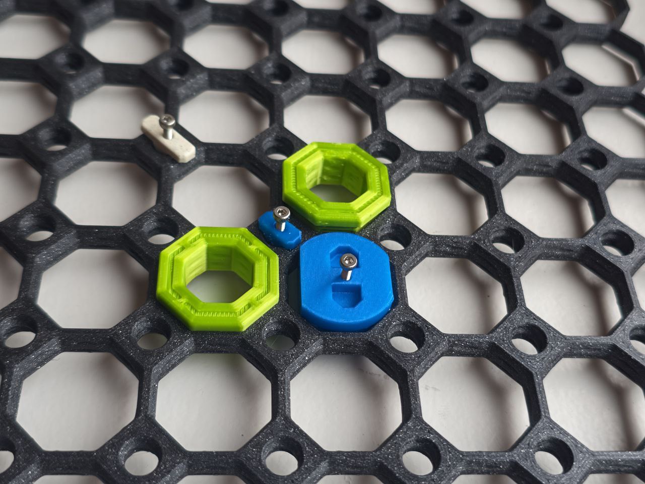 MultiBolt - Multiboard Bolt connector system by Kunzite | Download free ...