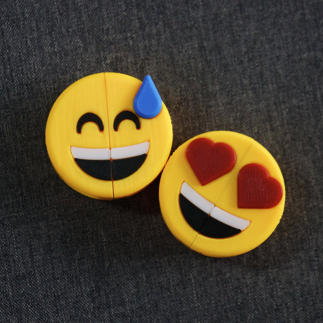 Zipper Pull - Emoji Series (Grinning Face with Sweat) por Whadup ...