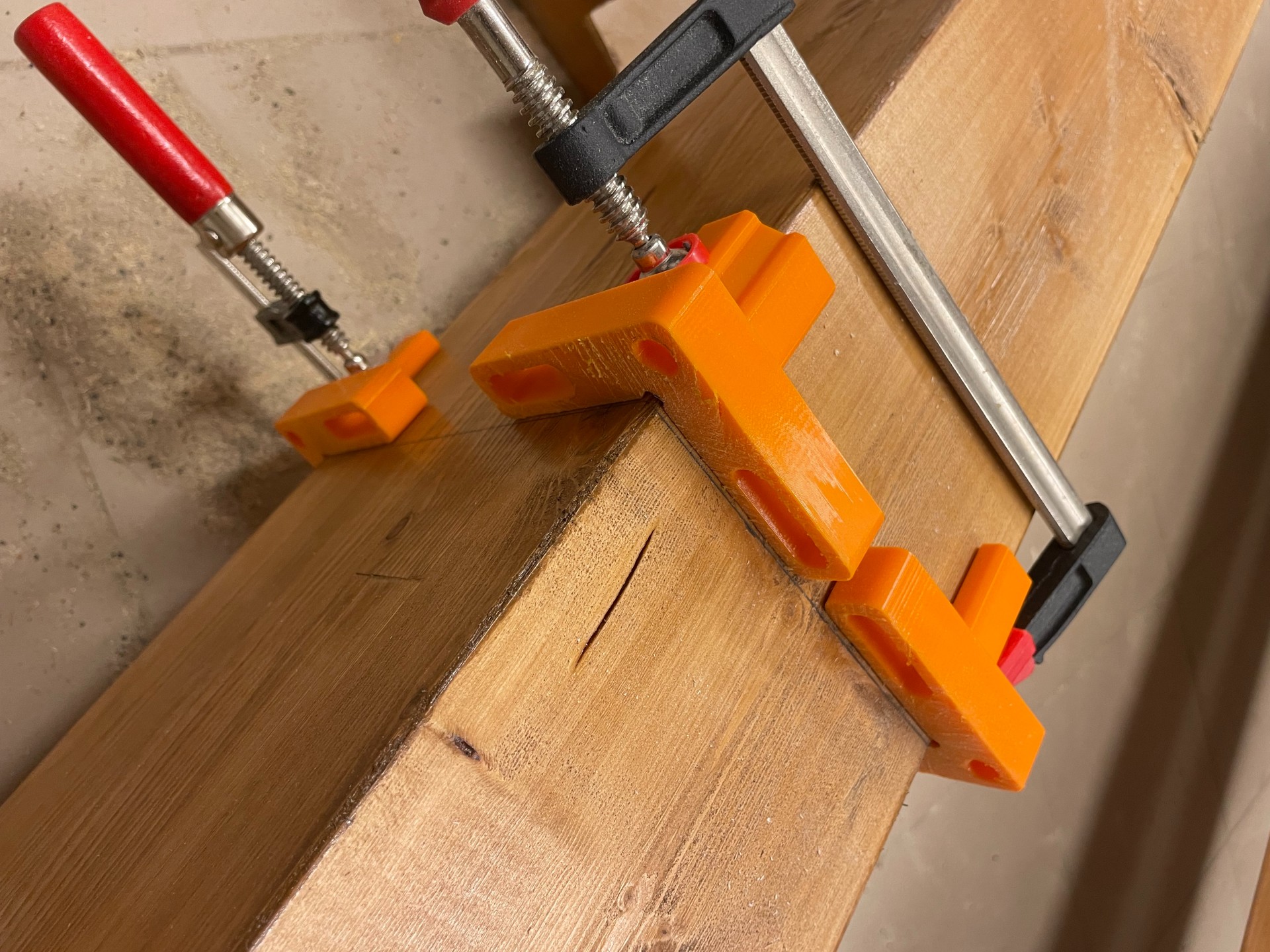 Corner saw cut guide / Clamp by RobSmo | Download free STL model ...