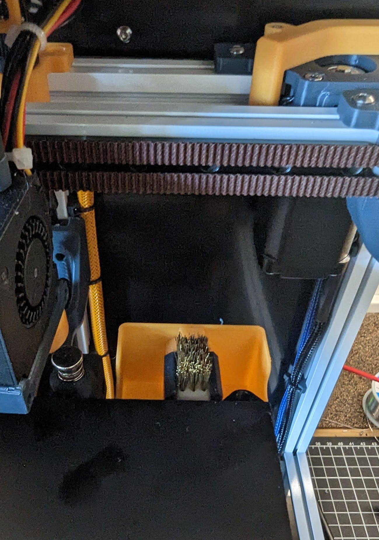 Salad Fork Purge Bucket and Brush by burningBeard | Download free STL model | Printables.com