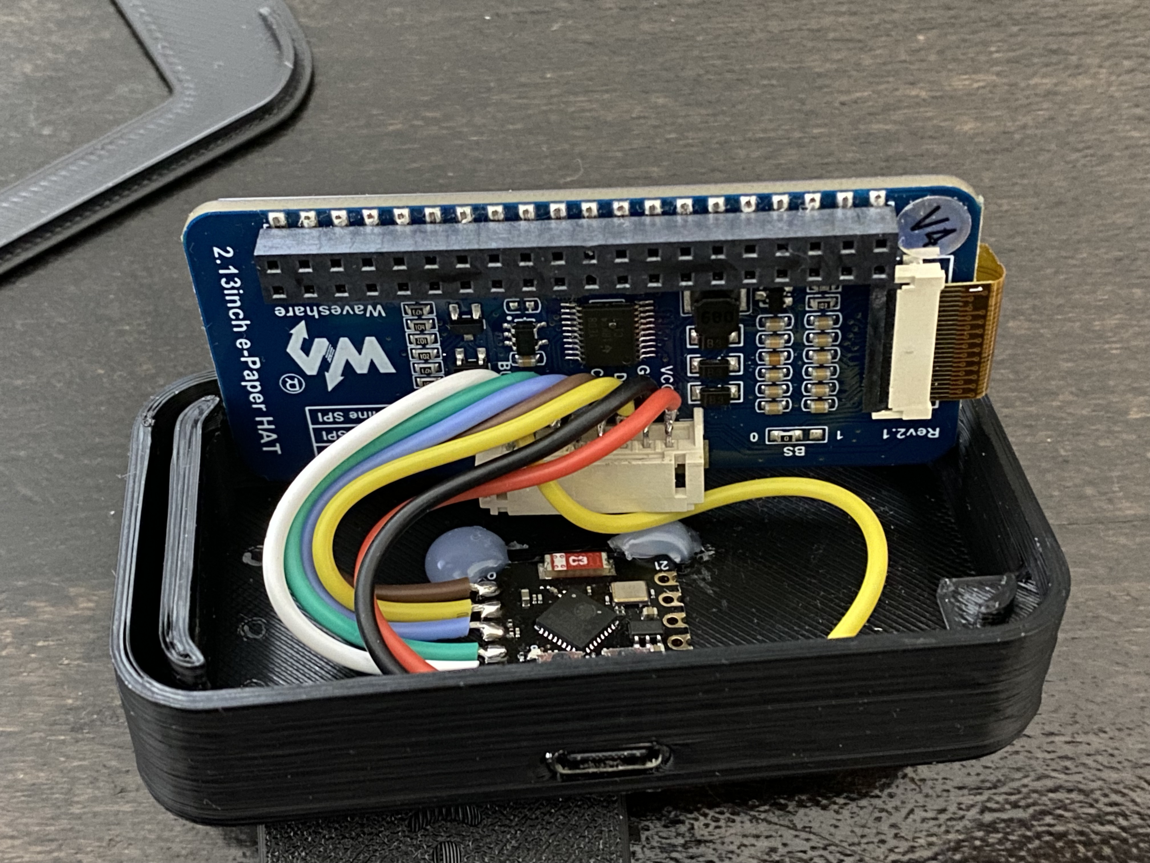 e-Paper / e-Ink Display Case - ESP32 C3 Super Mini + Waveshare e-Paper HAT (2.13") by maggoh ...