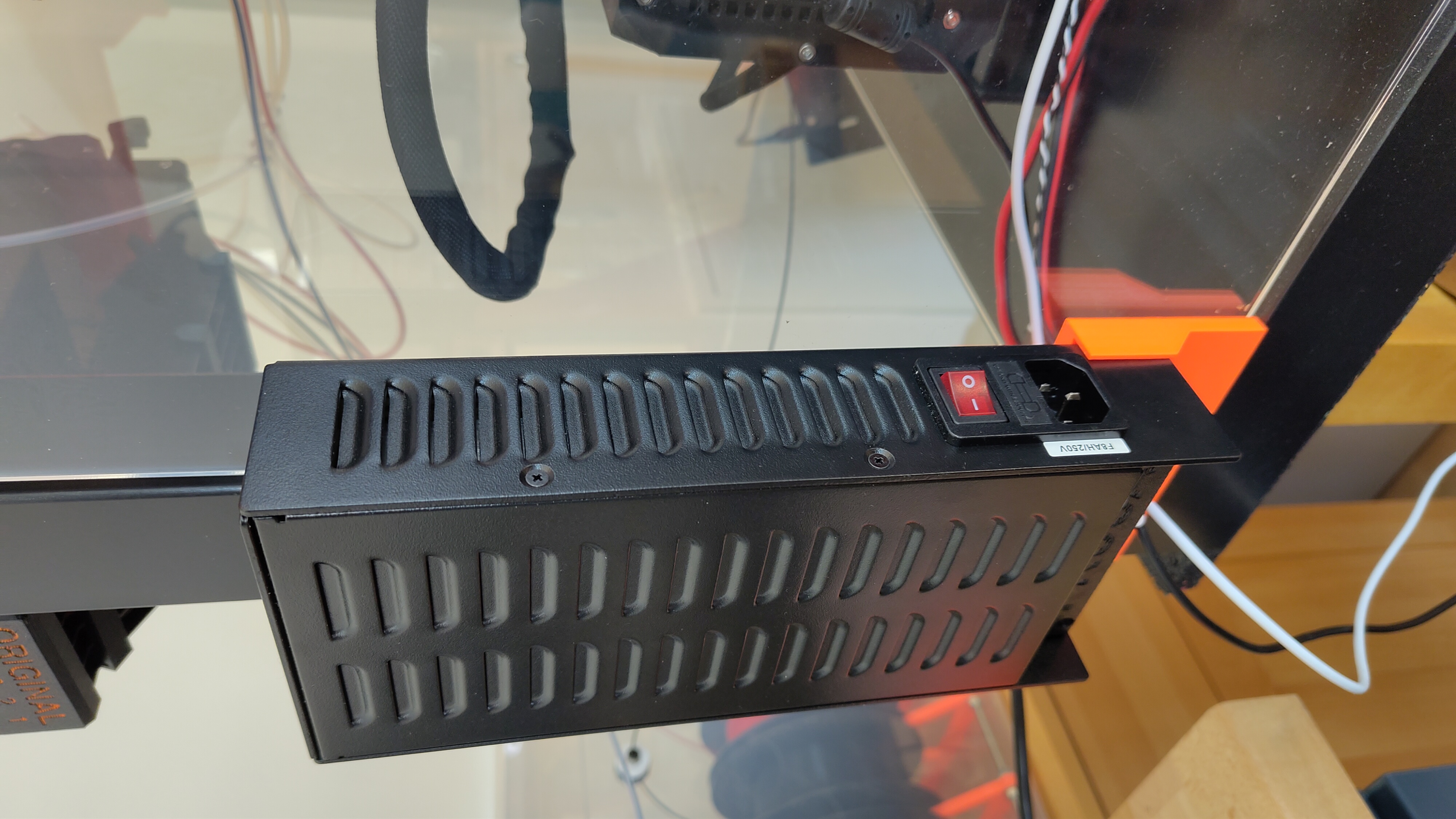 Lack enclosure left side Prusa PSU mount por vben | Descargar modelo ...