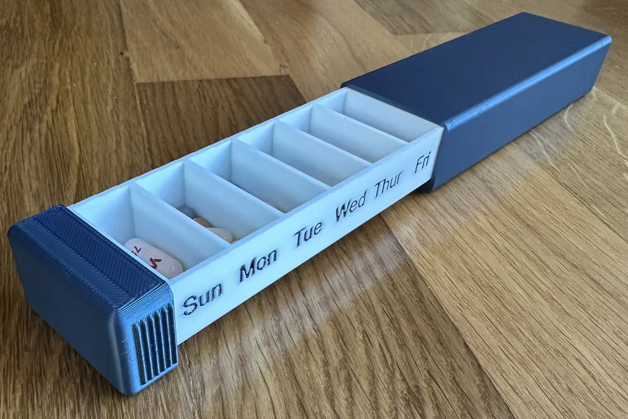 Weekly Pill Organizer - Snappy! by TripleDLab | Download free STL model ...