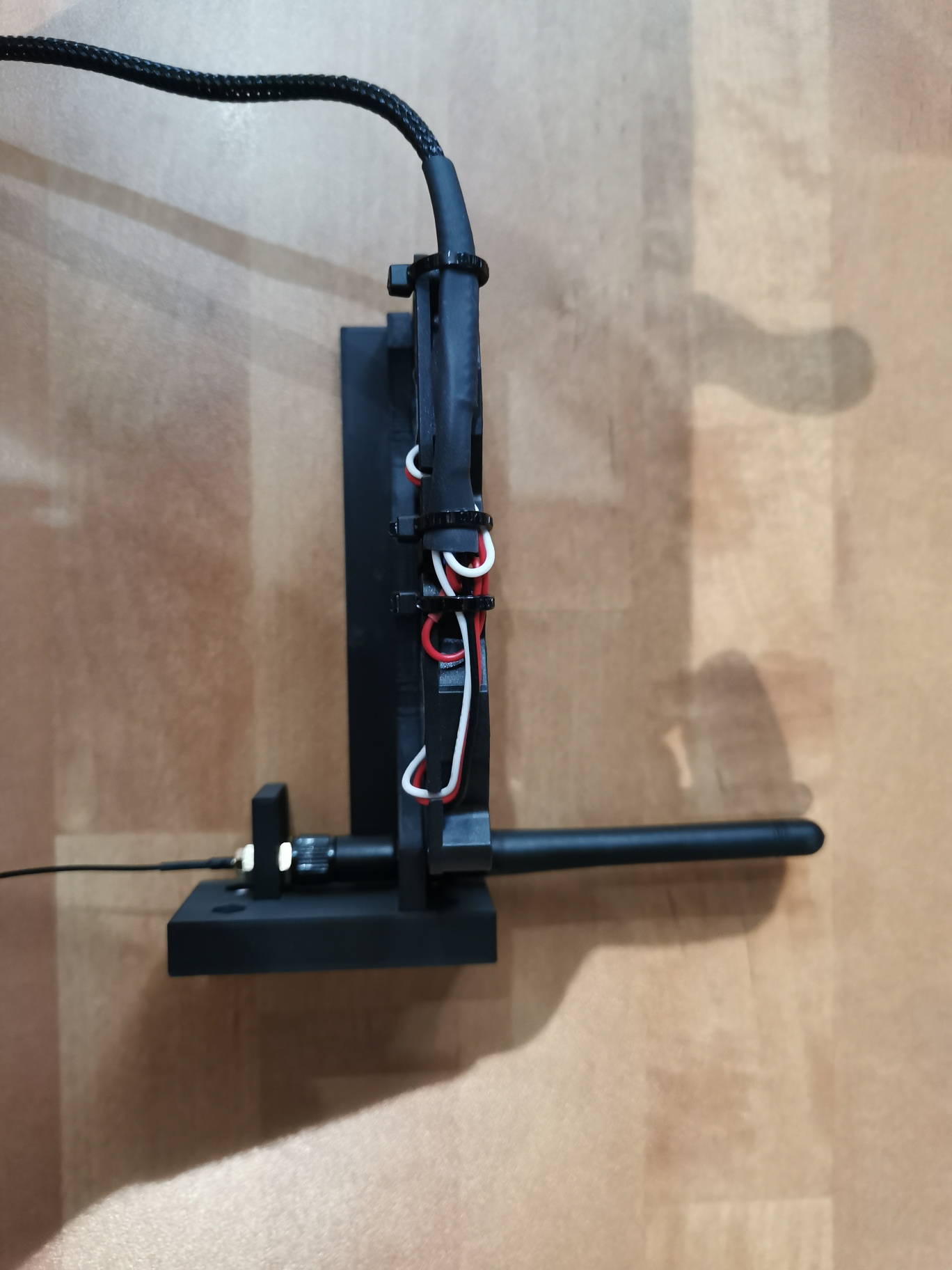 Fan and Antenna Mount for The 100 (1.1) by Mark K. | Download free STL ...