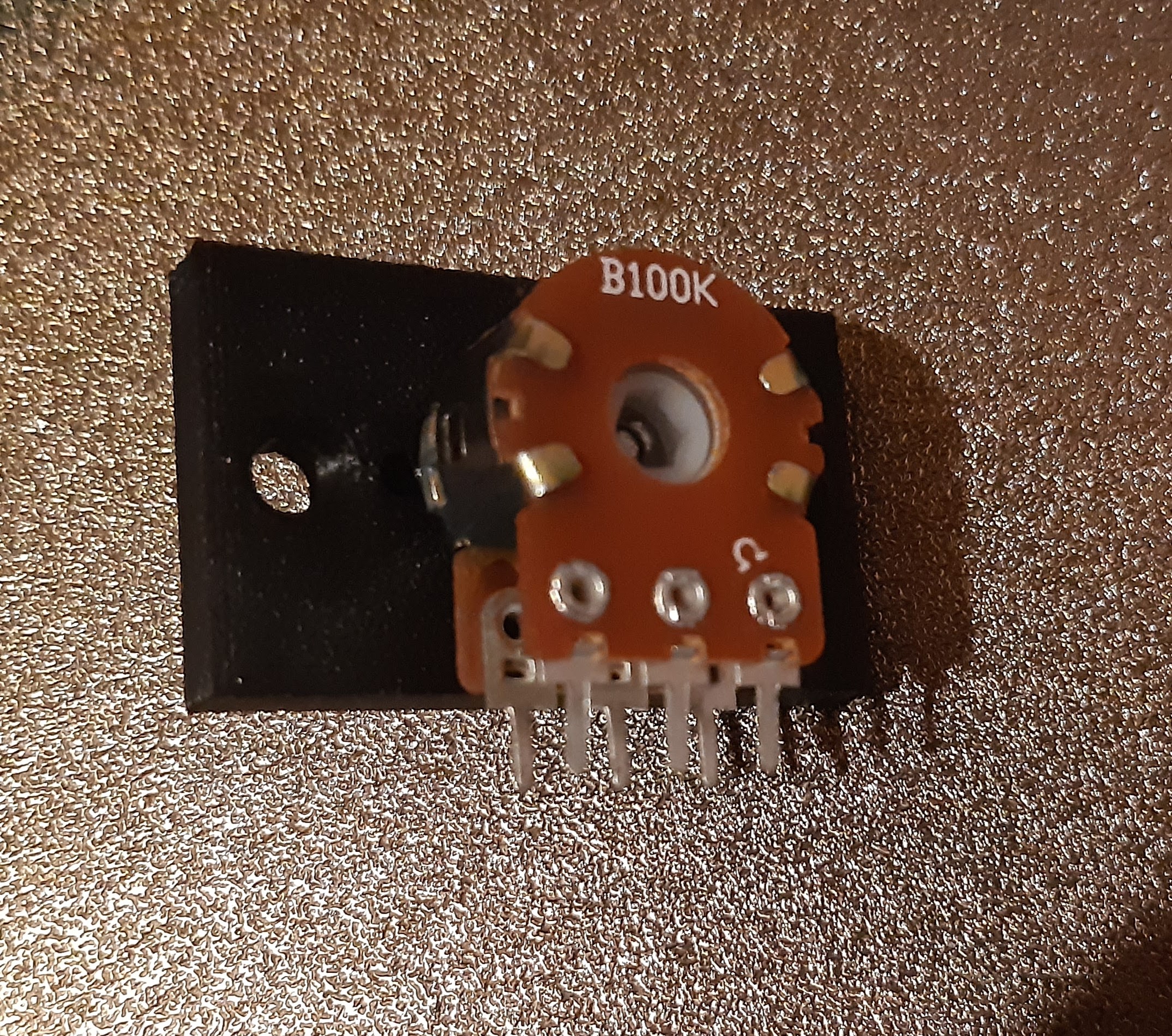 Interlocking Knob Mechanism for rotating potentiometer by Gilberto ...