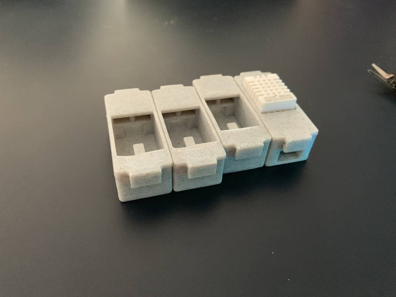 DHT22 case by brushknight | Download free STL model | Printables.com