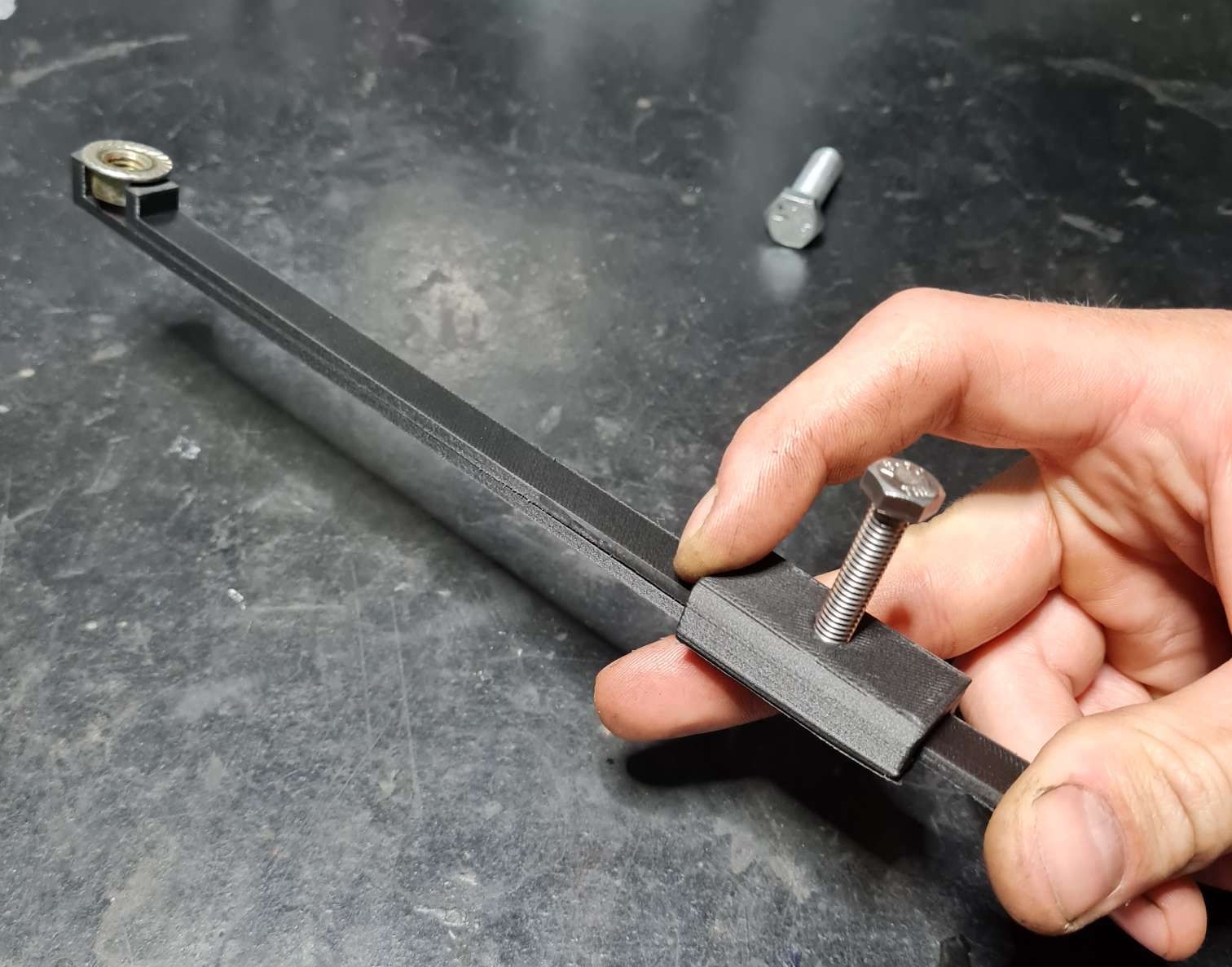 Nut or bolt holder by Loos | Download free STL model | Printables.com