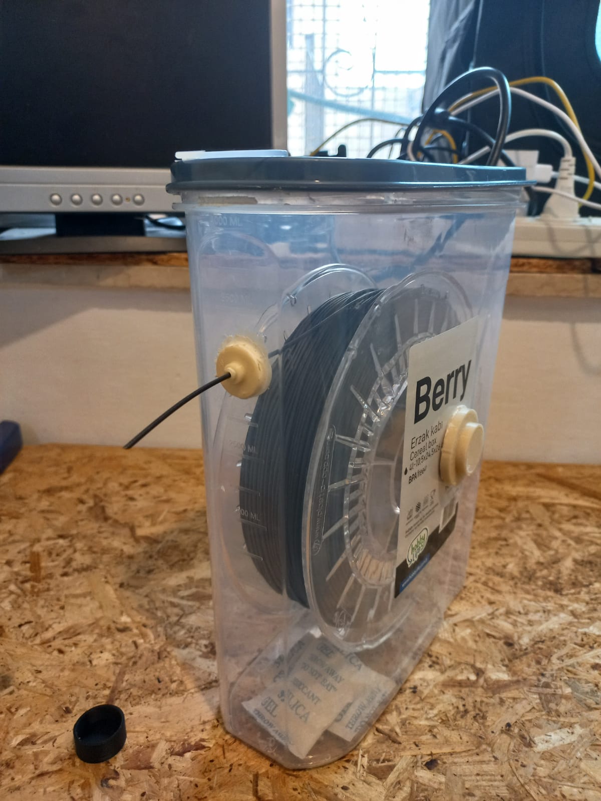 simple filament drybox by Moshe3Dprint | Download free STL model ...