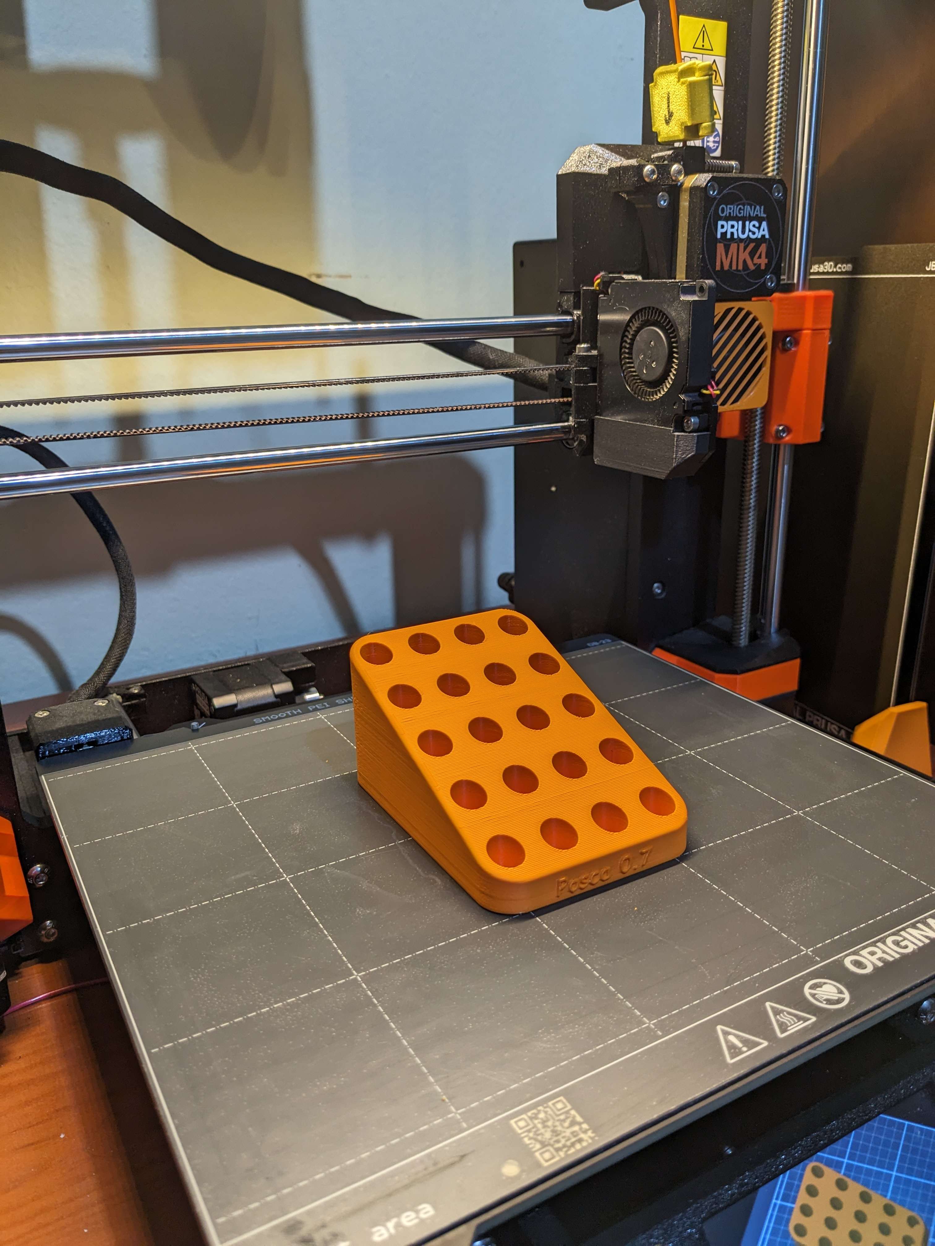 Uni Posca Stand for 0.7mm ( 20 markers) by Aizenrath | Download free ...