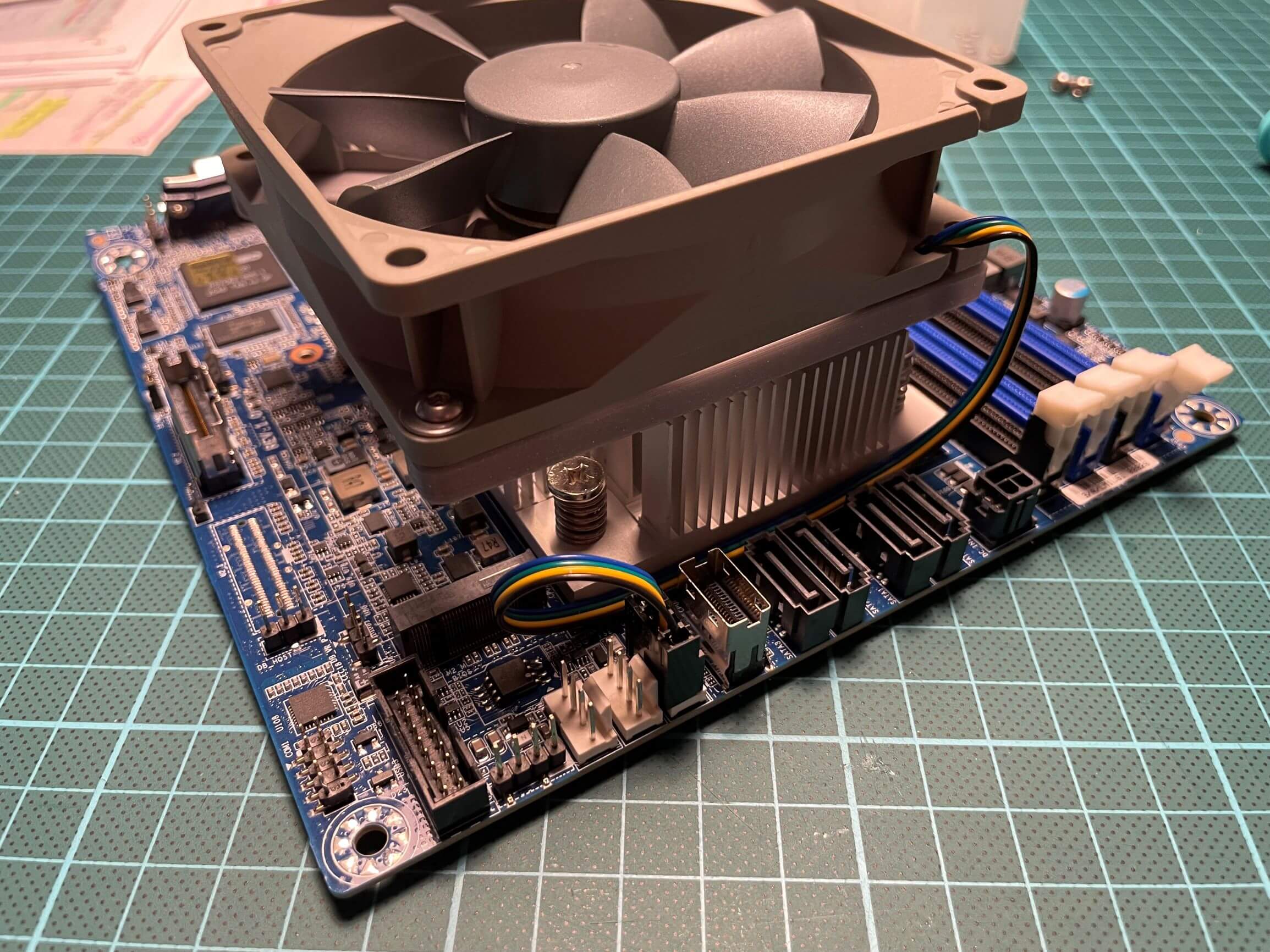 92mm Fan Adapter for Gigabyte MJ11-EC1 by DrJoe | Download free STL ...