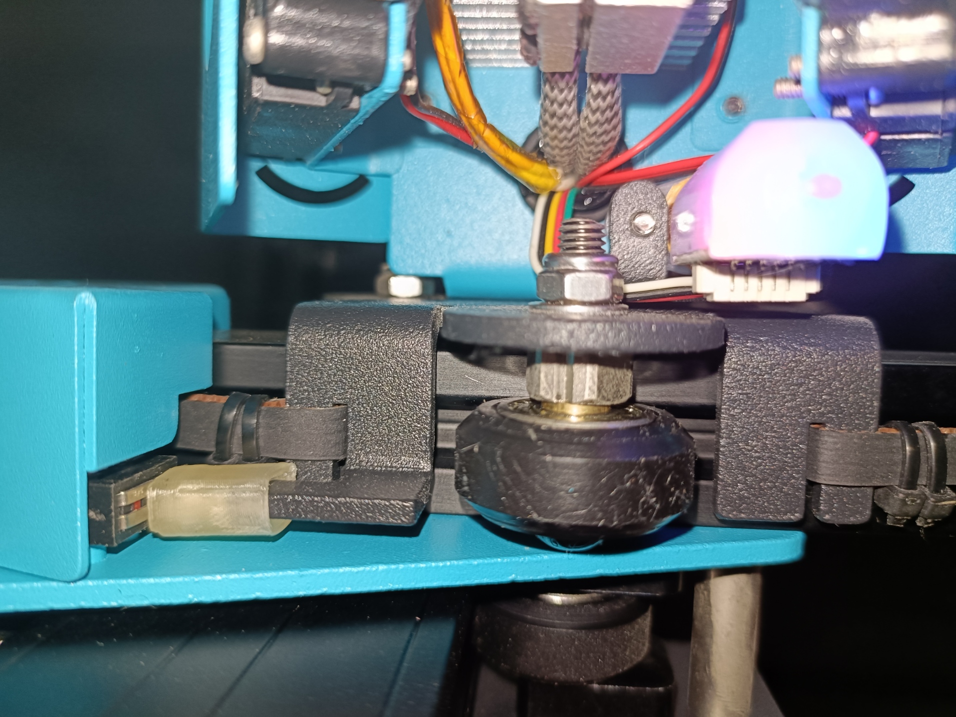 Two Trees Bluer Plus X limit switch offset by Zer0s | Download free STL ...