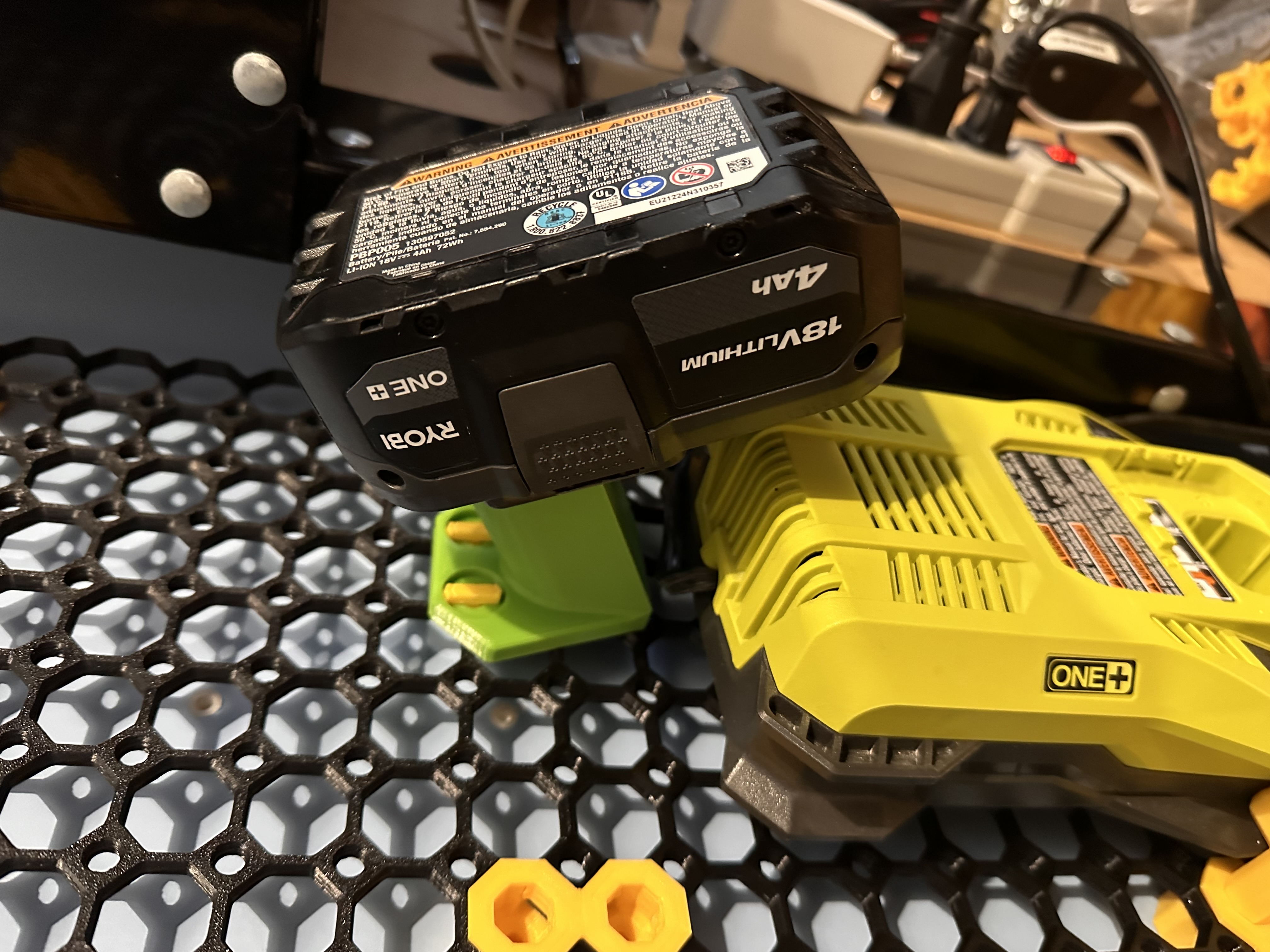 Multiboard Ryobi Battery Angled Holder por Corrado87 | Descargar modelo ...