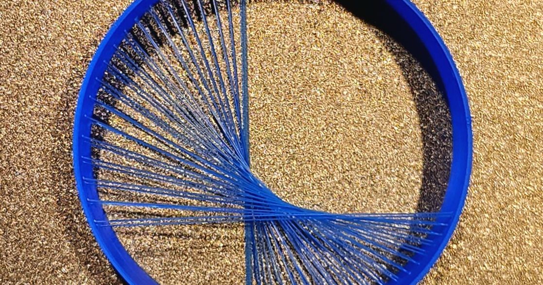 90Degree Curve String Art with Stand by Epiales | Download free STL ...