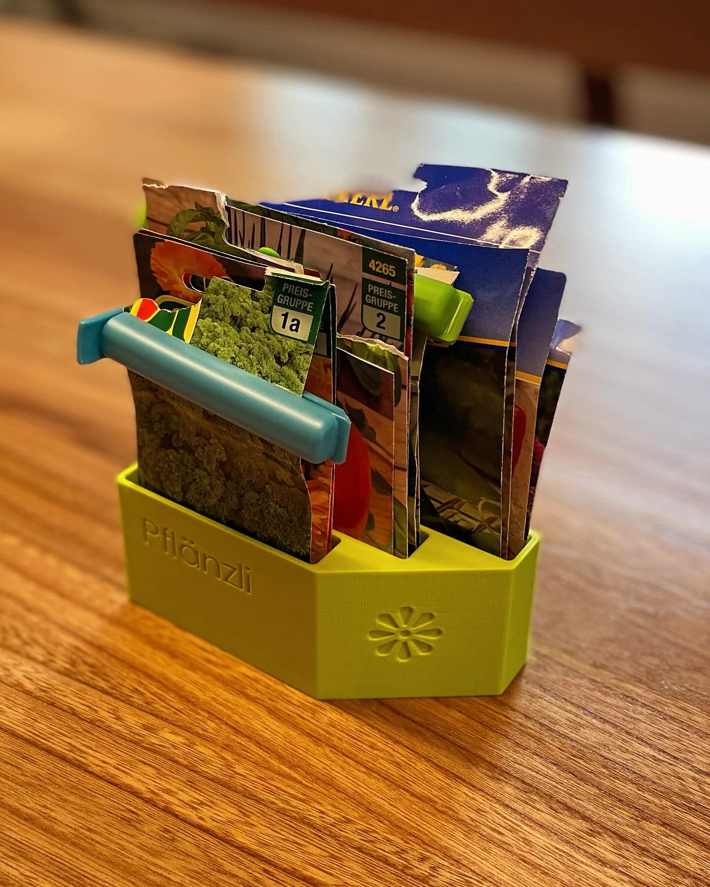 Seed Holder/Organizer, Seed Pack Holder by B0L1V3R | Download free STL ...