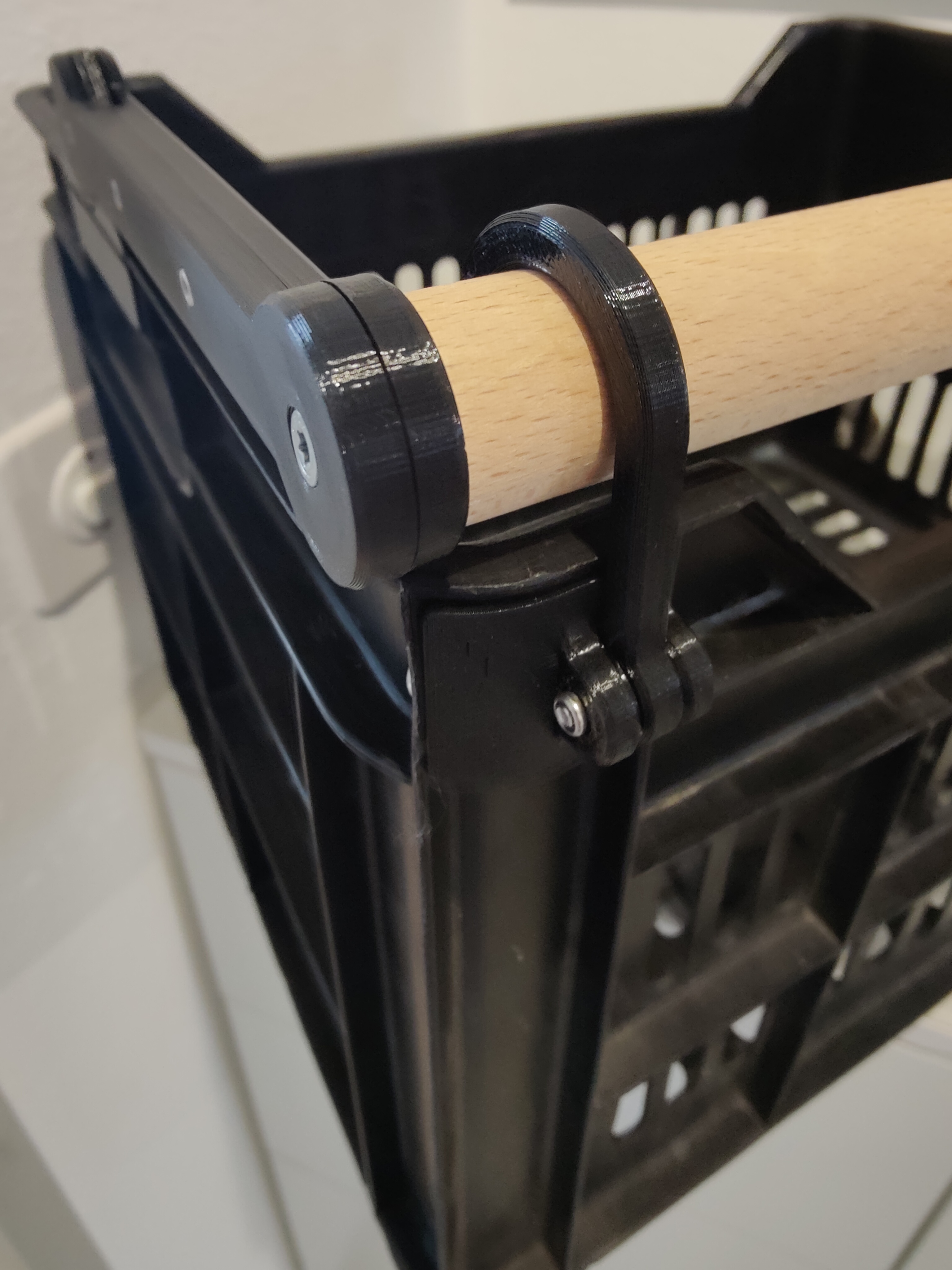 Lock for the Urban Proof Crate Fold-down Handle by MichaelQ | Download ...