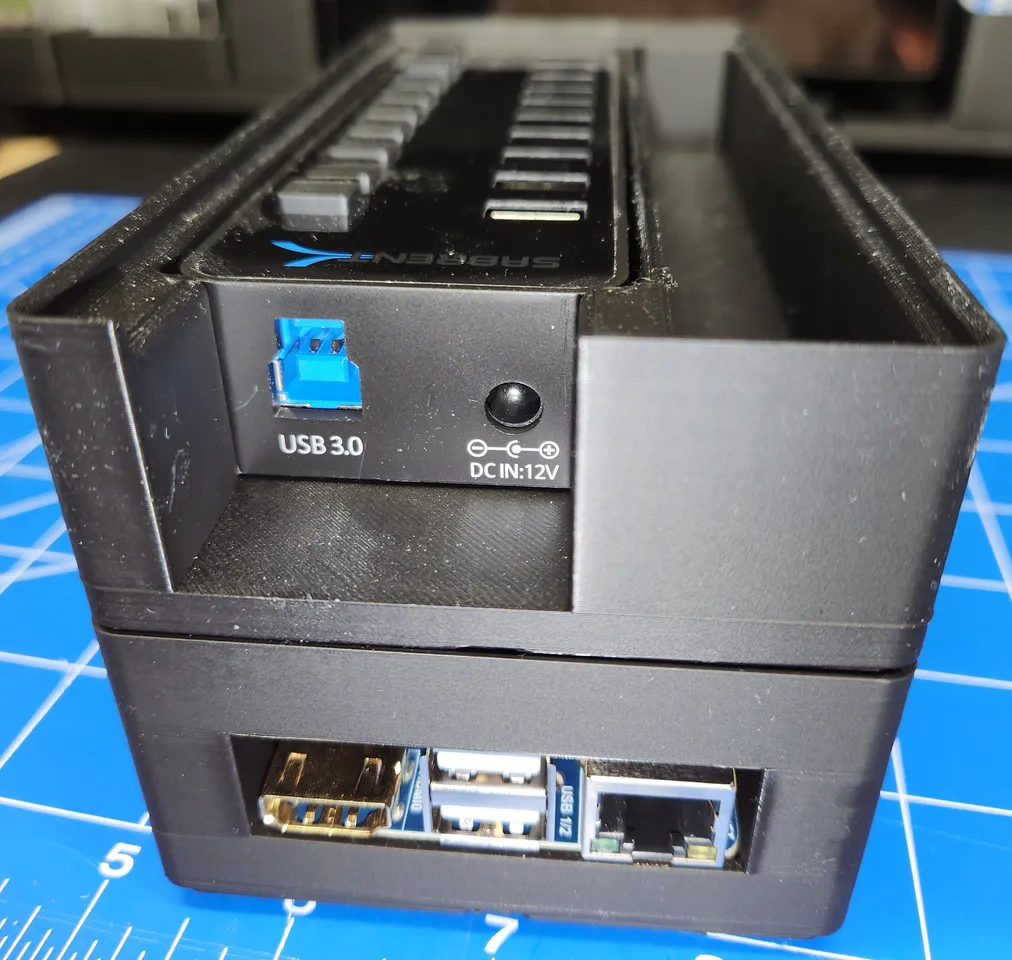 Gridfinity 4x2 holder for Raspberry Pi Compute Module CM4 and oled display by mhwlng | Download ...
