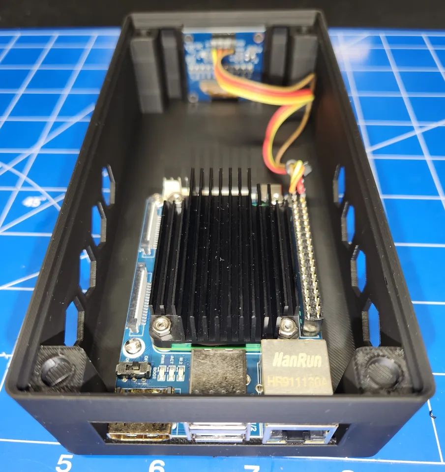Gridfinity 4x2 holder for Raspberry Pi Compute Module CM4 and oled display by mhwlng | Download ...