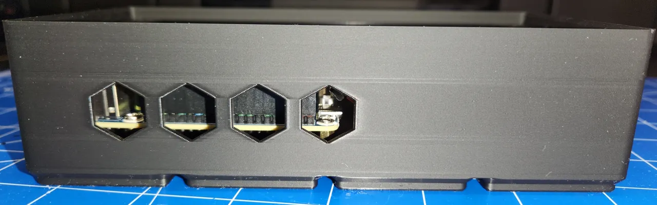 Gridfinity 4x2 holder for Raspberry Pi Compute Module CM4 and oled display by mhwlng | Download ...