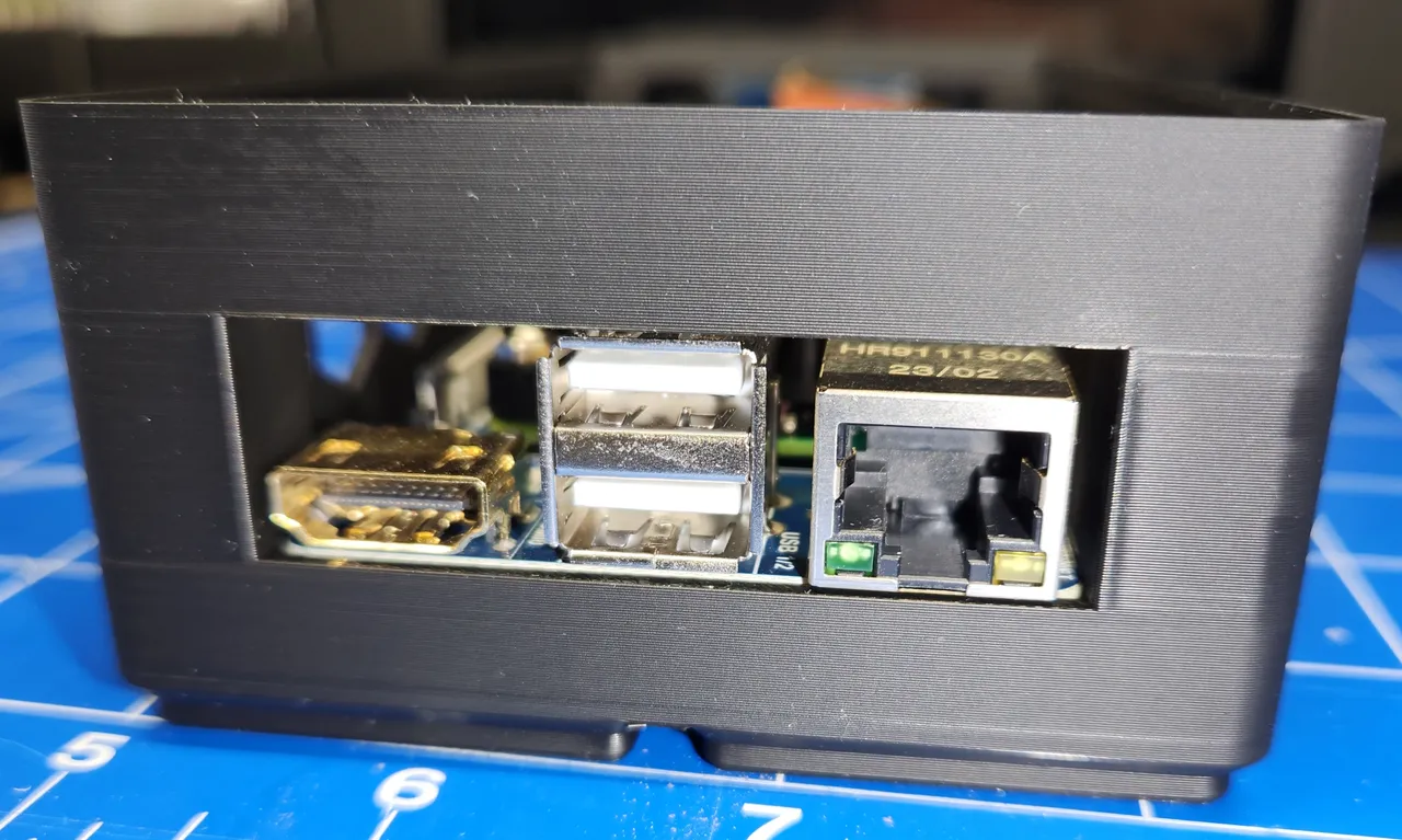 Gridfinity 4x2 holder for Raspberry Pi Compute Module CM4 and oled display by mhwlng | Download ...