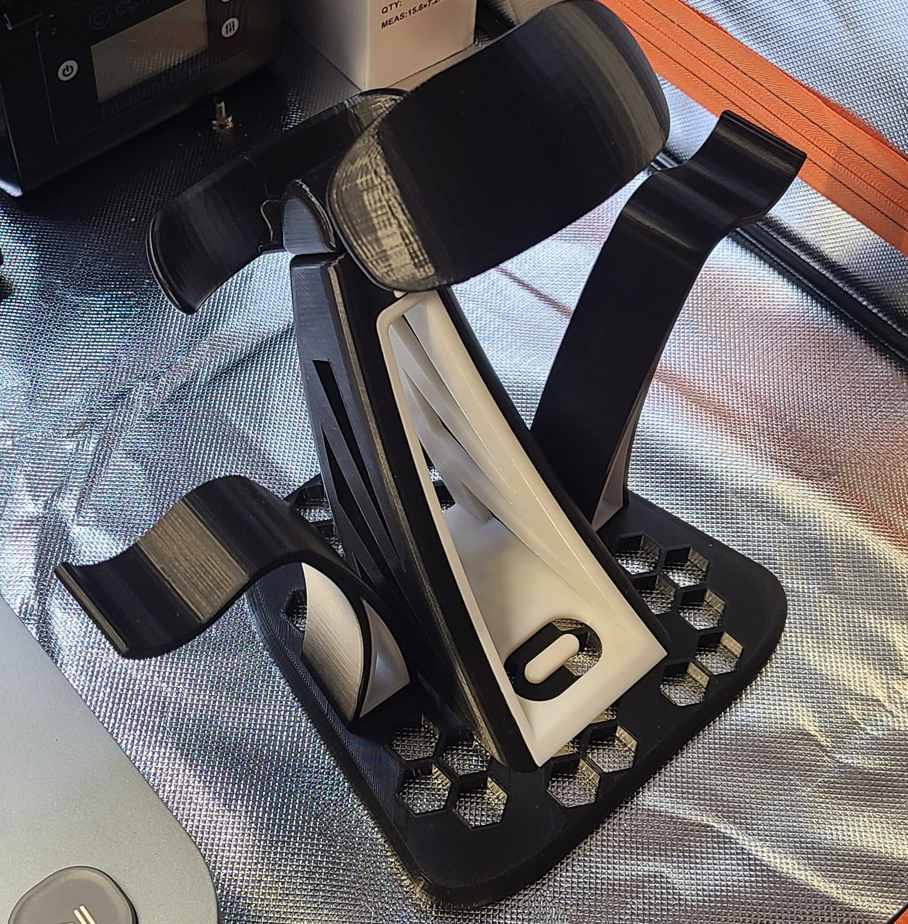 Oculus Quest 2 Stand - Hex Base (only) Remix by Matt H | Download free ...