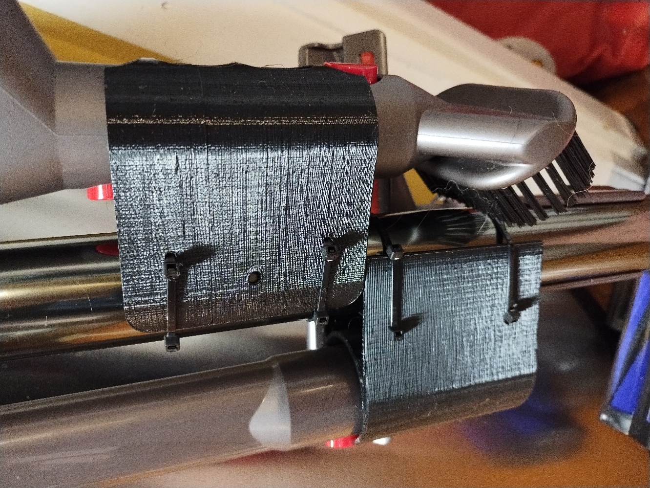 Improved Dyson V15 accessory clip for long tube by DockGuy | Download ...