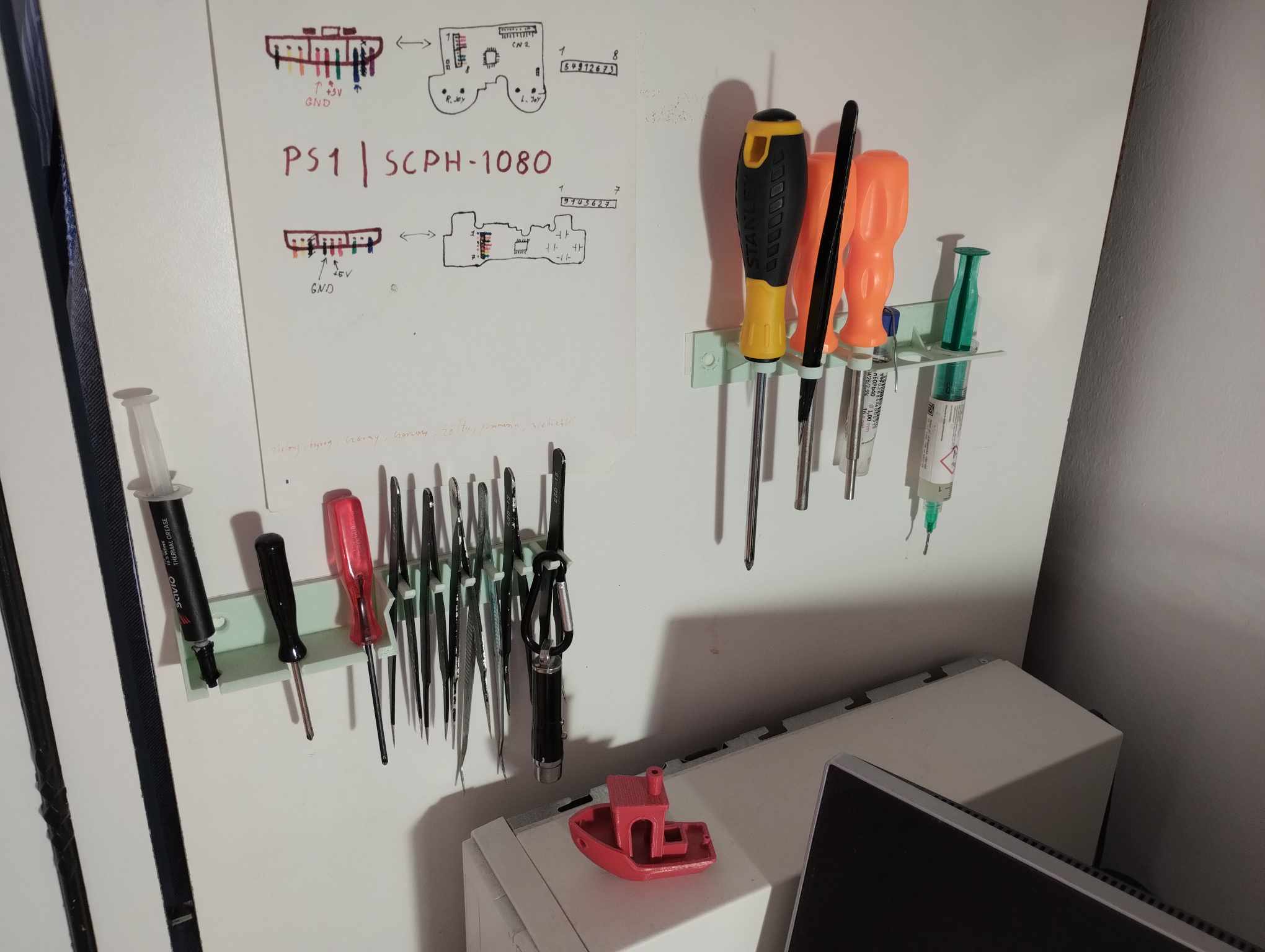 Wall tool holder by Cichy | Download free STL model | Printables.com
