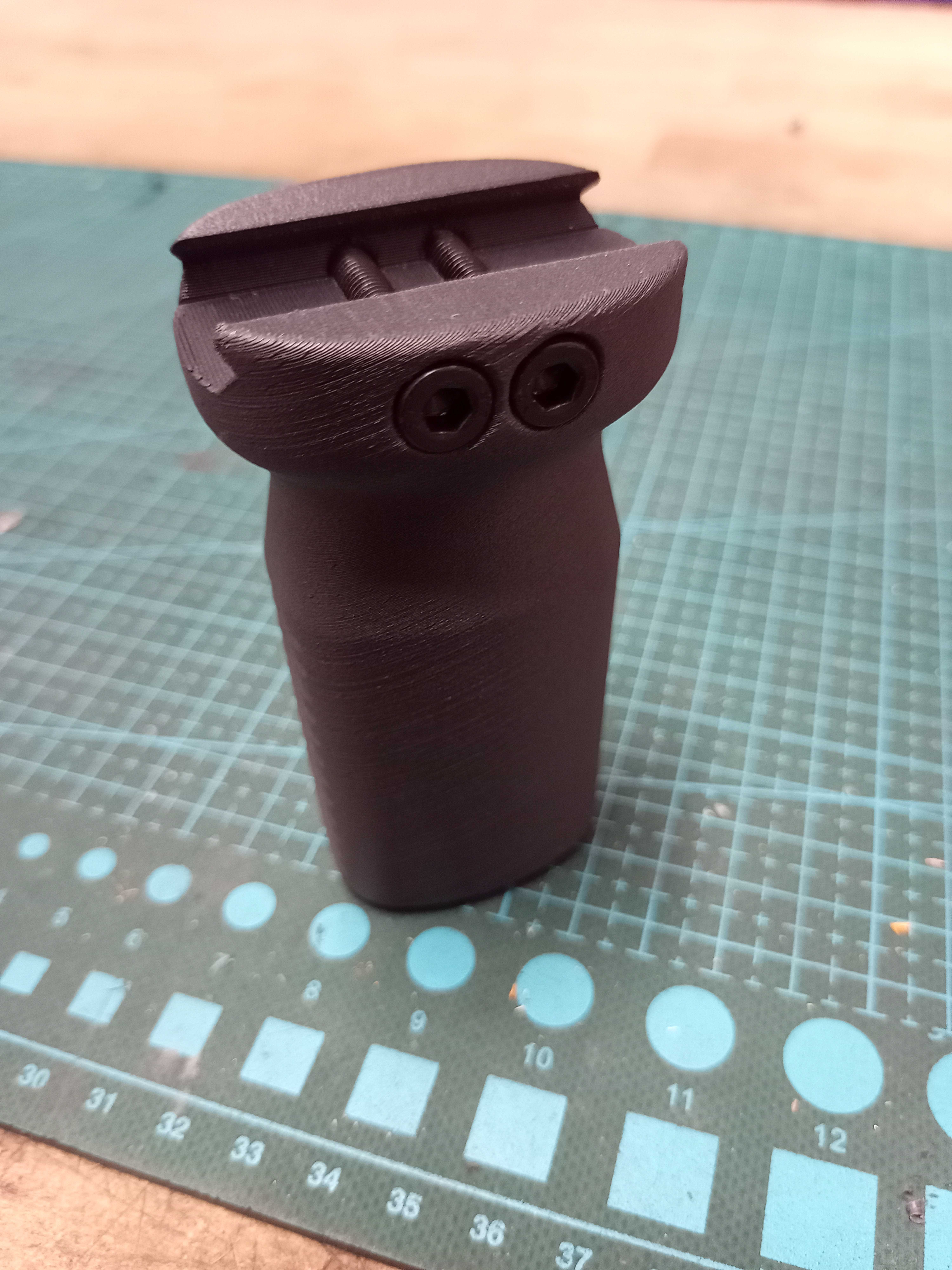 Vertical Grip - Picatinny/RIS by Petr Mana | Download free STL model ...