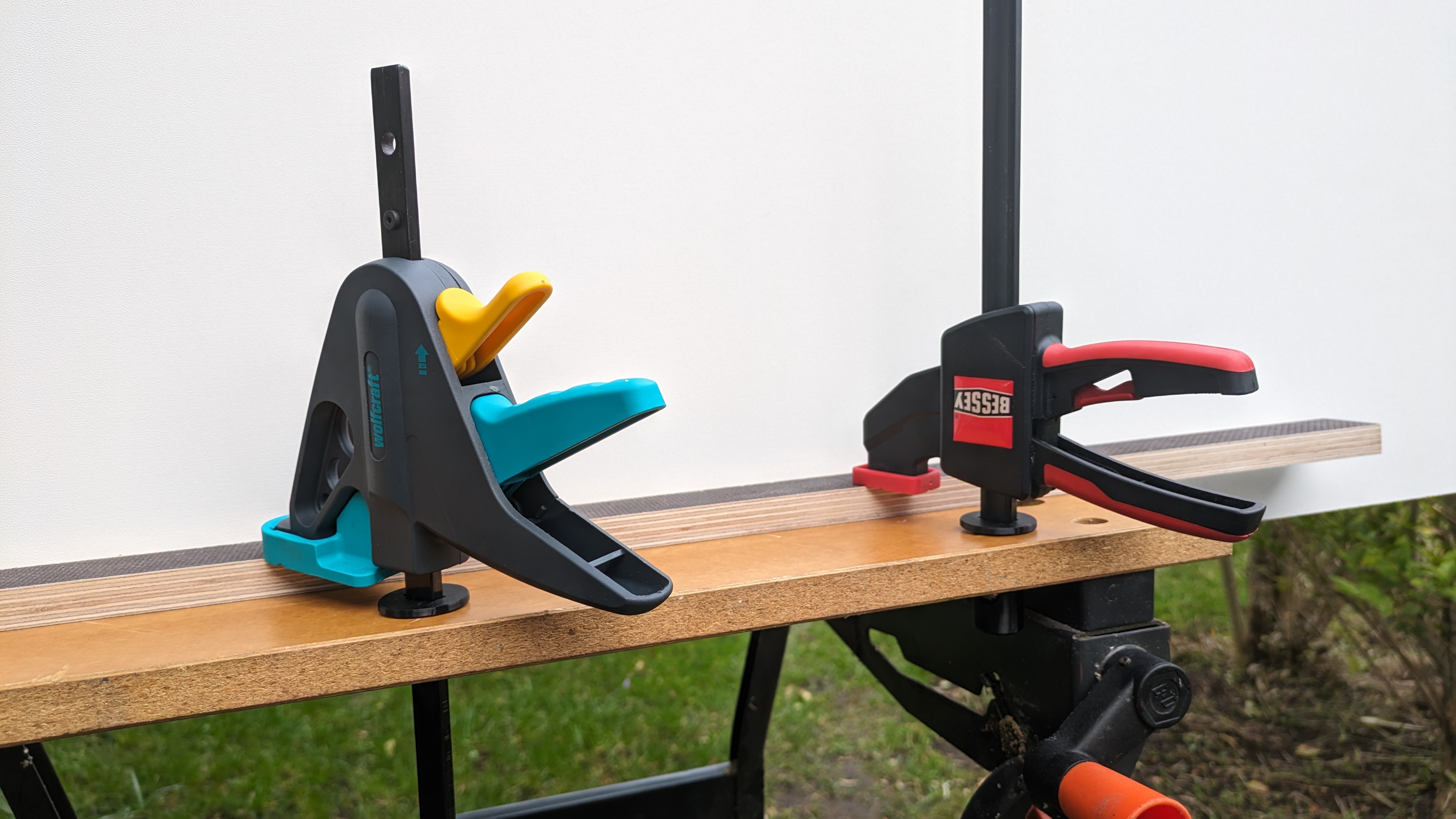 Fast and Screwless Bessey and Wolfcraft One-Hand Clamp to Workbench ...