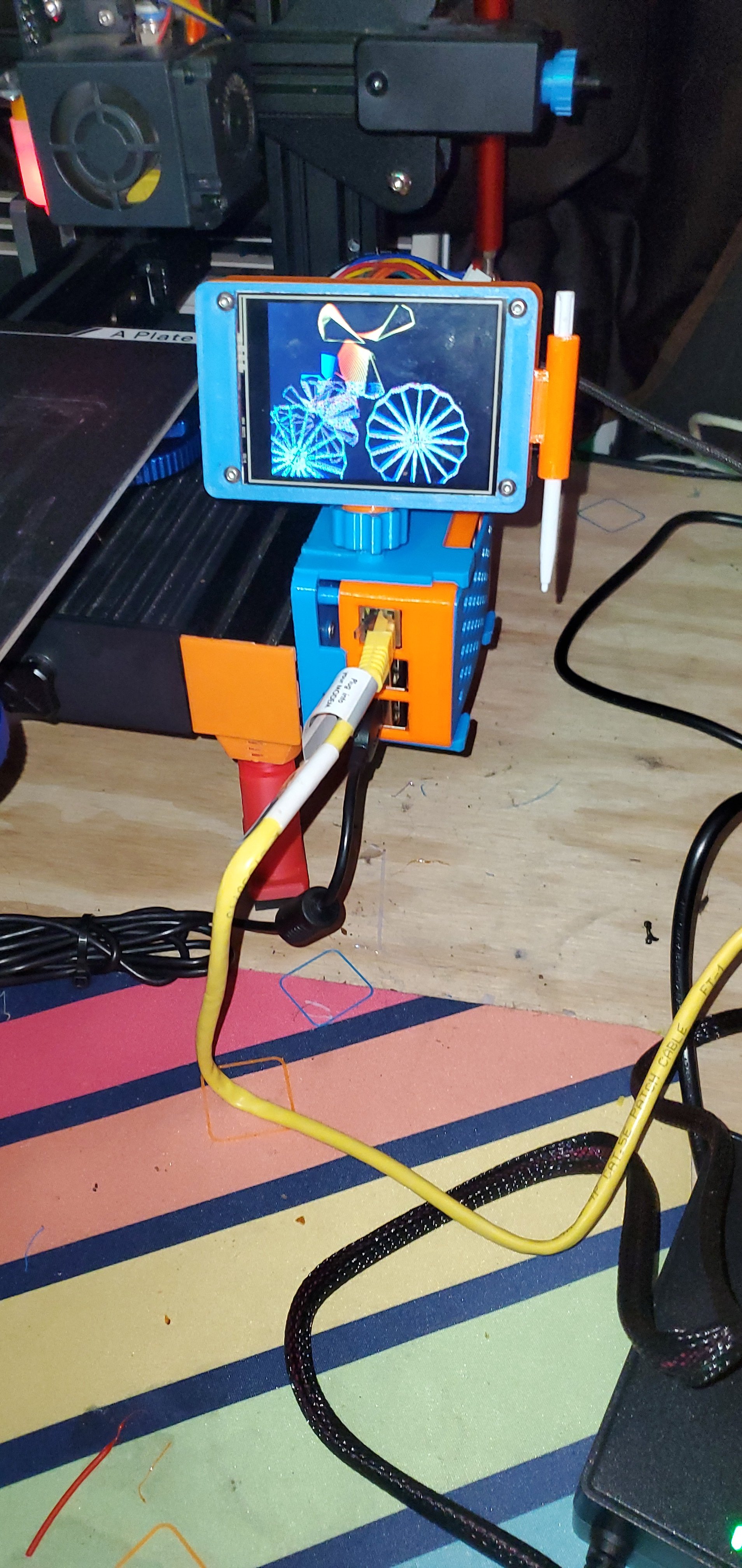 Le Potato / Raspberry Pi Case with mount and swivel lcd frame by Ryan ...
