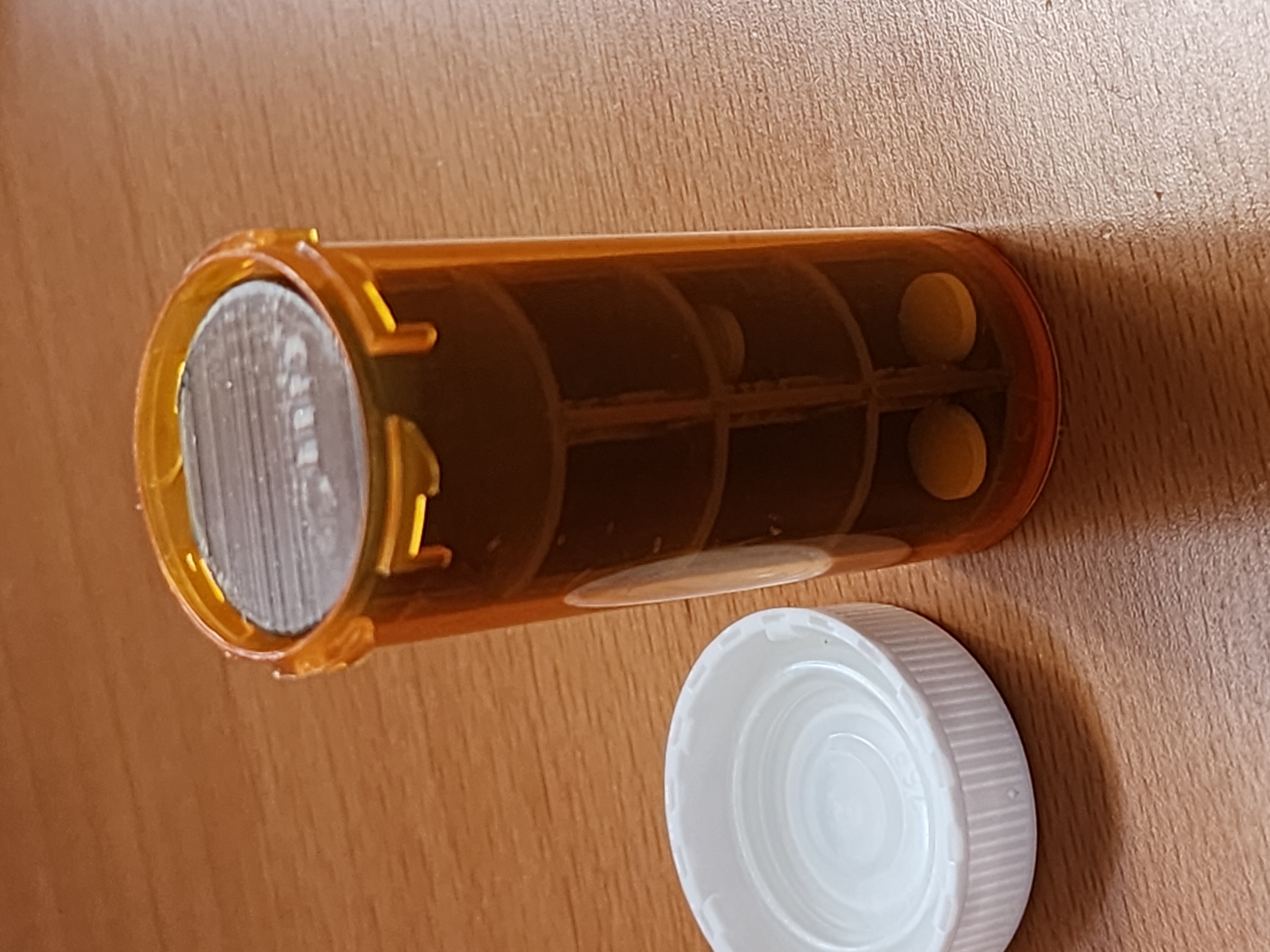 Pill bottle divider with day labels by Joe | Download free STL model ...