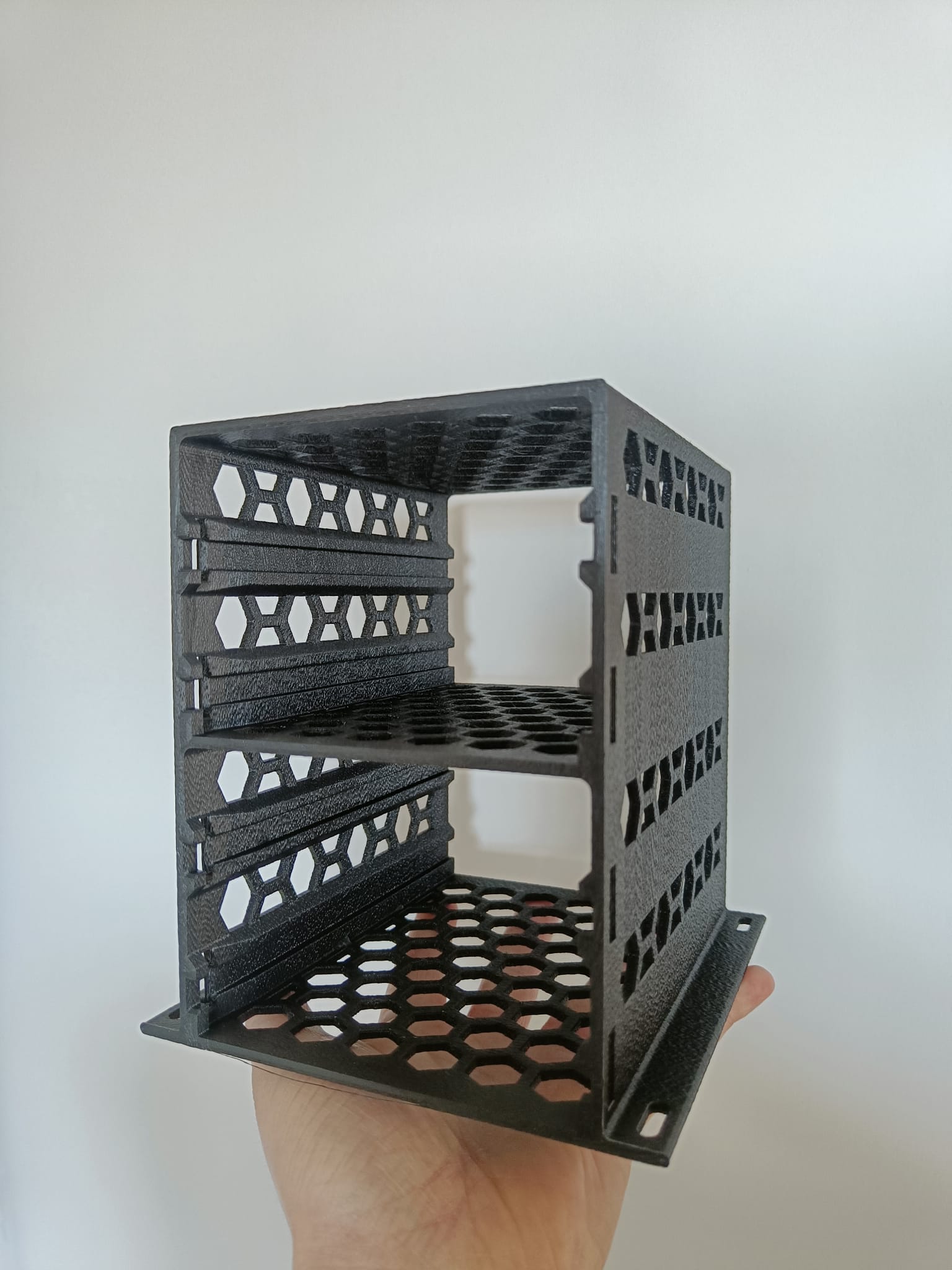 4 Bay 3.5" HDD Cage by JuicyLegend | Download free STL model ...