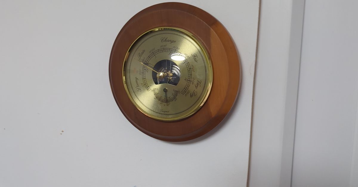 Round Barometer Bracket by m3z | Download free STL model | Printables.com