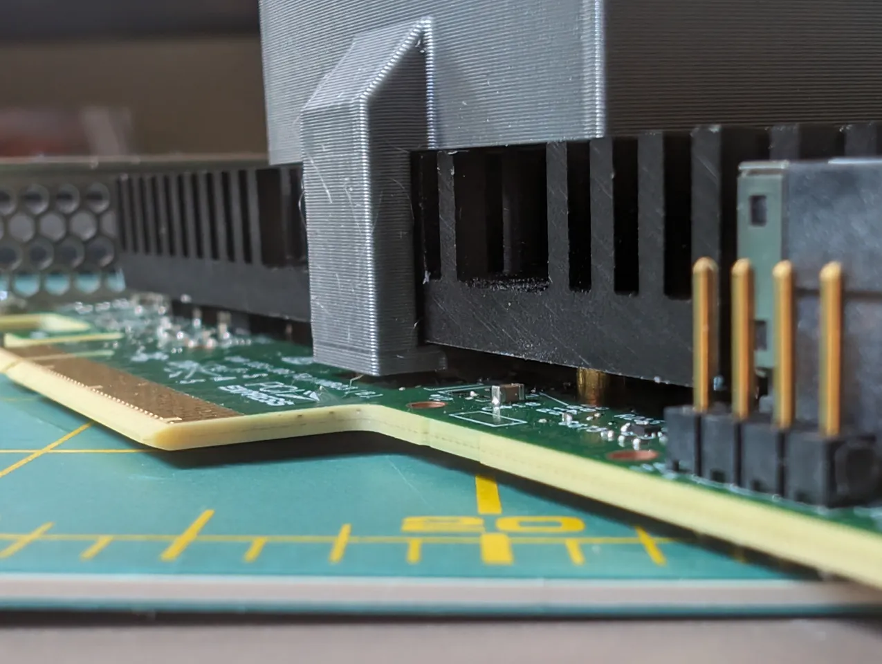 LSI 9400-16i Noctua NF-A4x10 Fan Shroud by handro | Download free STL ...