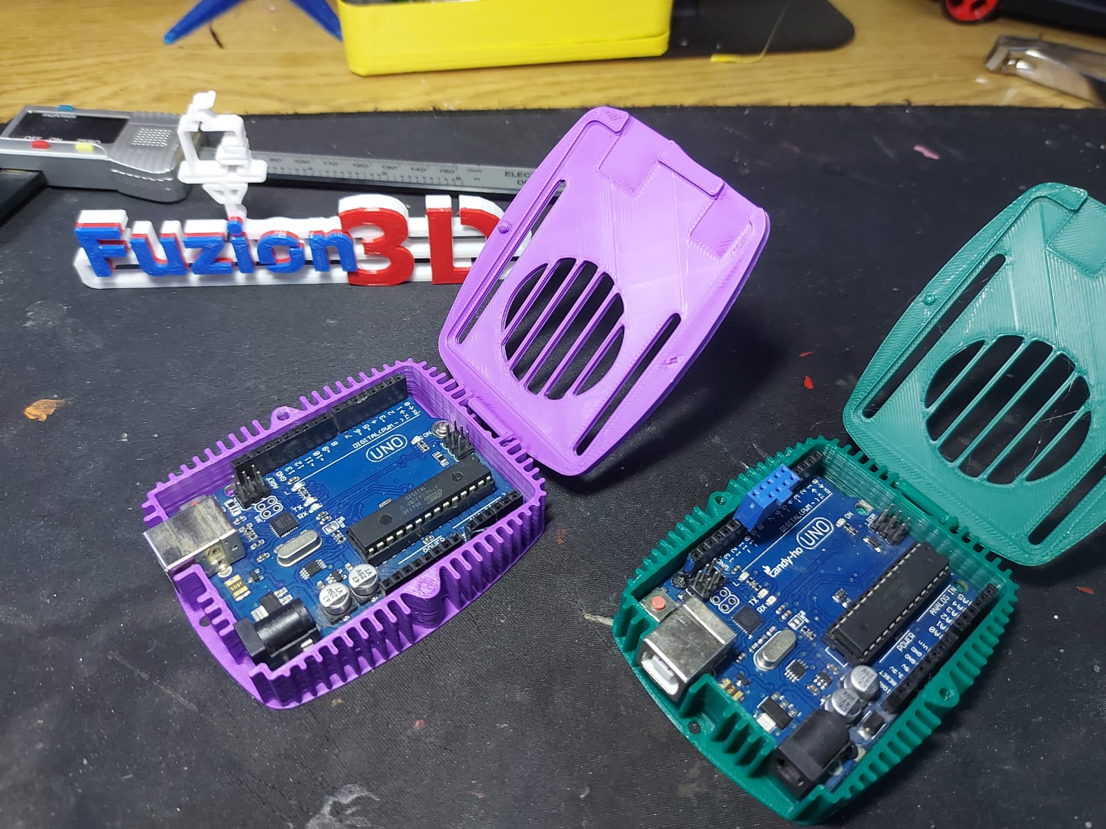 Caja con bisagra Arduino UNO R3 (case) por Mauricio Pereyra | Descargar ...