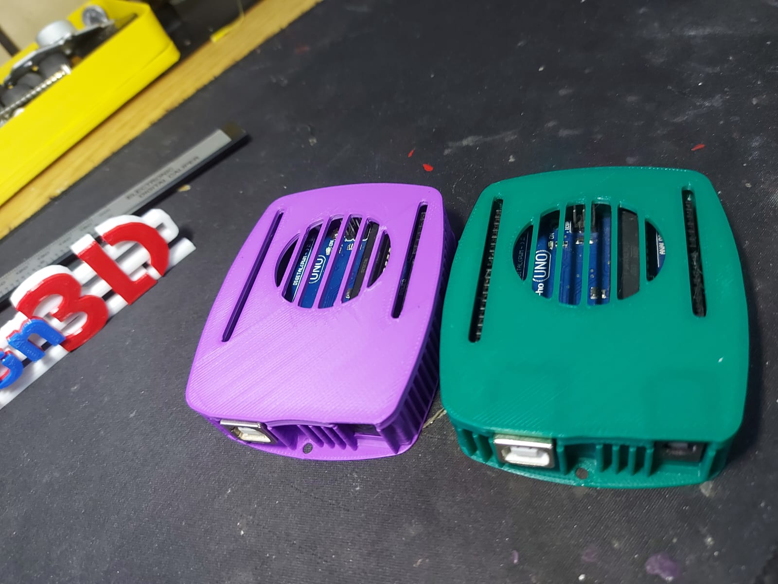 Caja con bisagra Arduino UNO R3 (case) por Mauricio Pereyra | Descargar ...