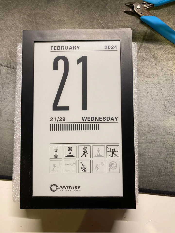 Portal e-ink calendar - REMIX by fluffy0026 | Download free STL model ...
