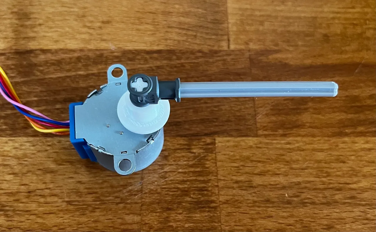 28BYJ-48 stepper to Lego Technic adapter by Agata | Download free STL ...