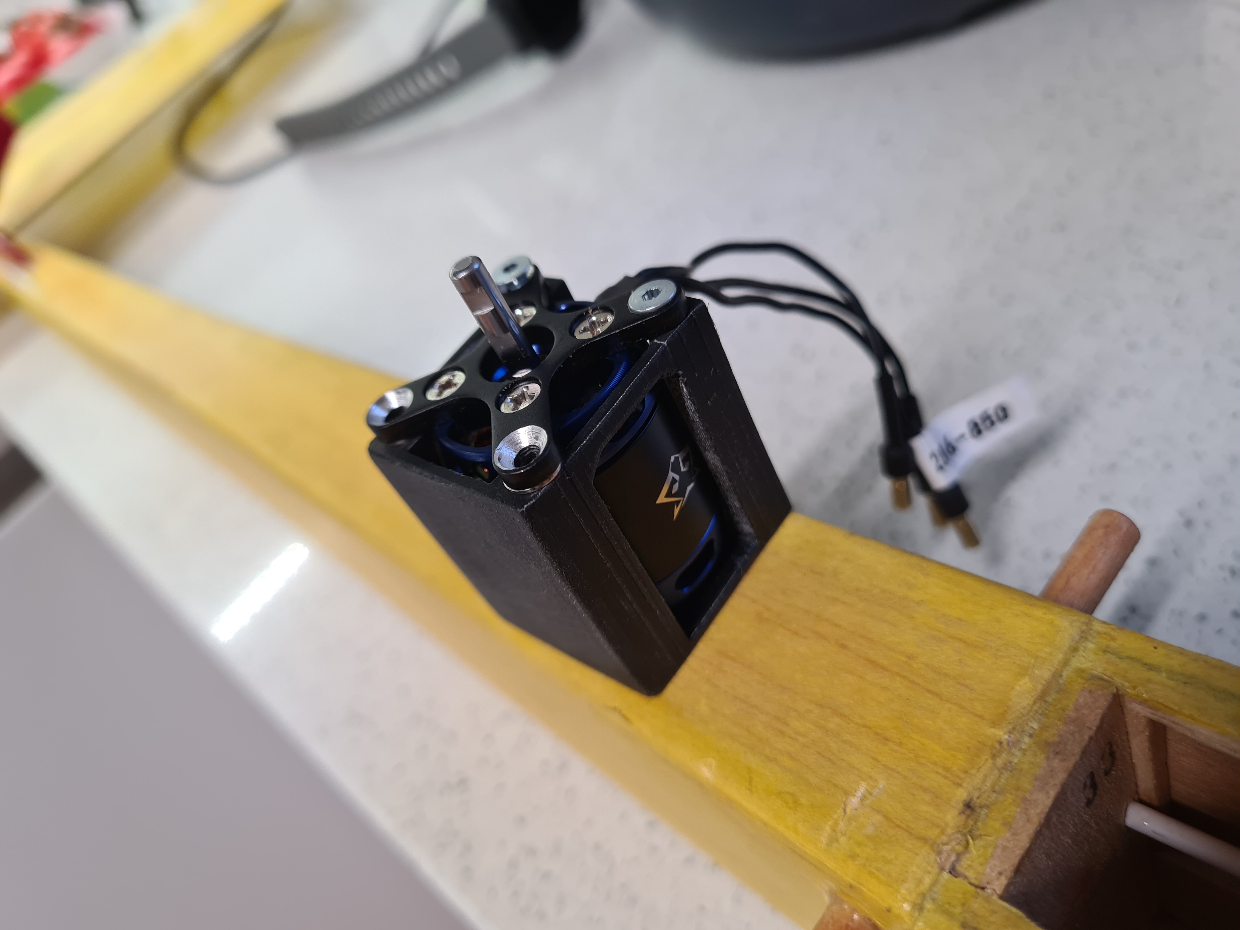 Brushless Motor 2836 holder von HDT_dŠ | Kostenloses STL-Modell ...