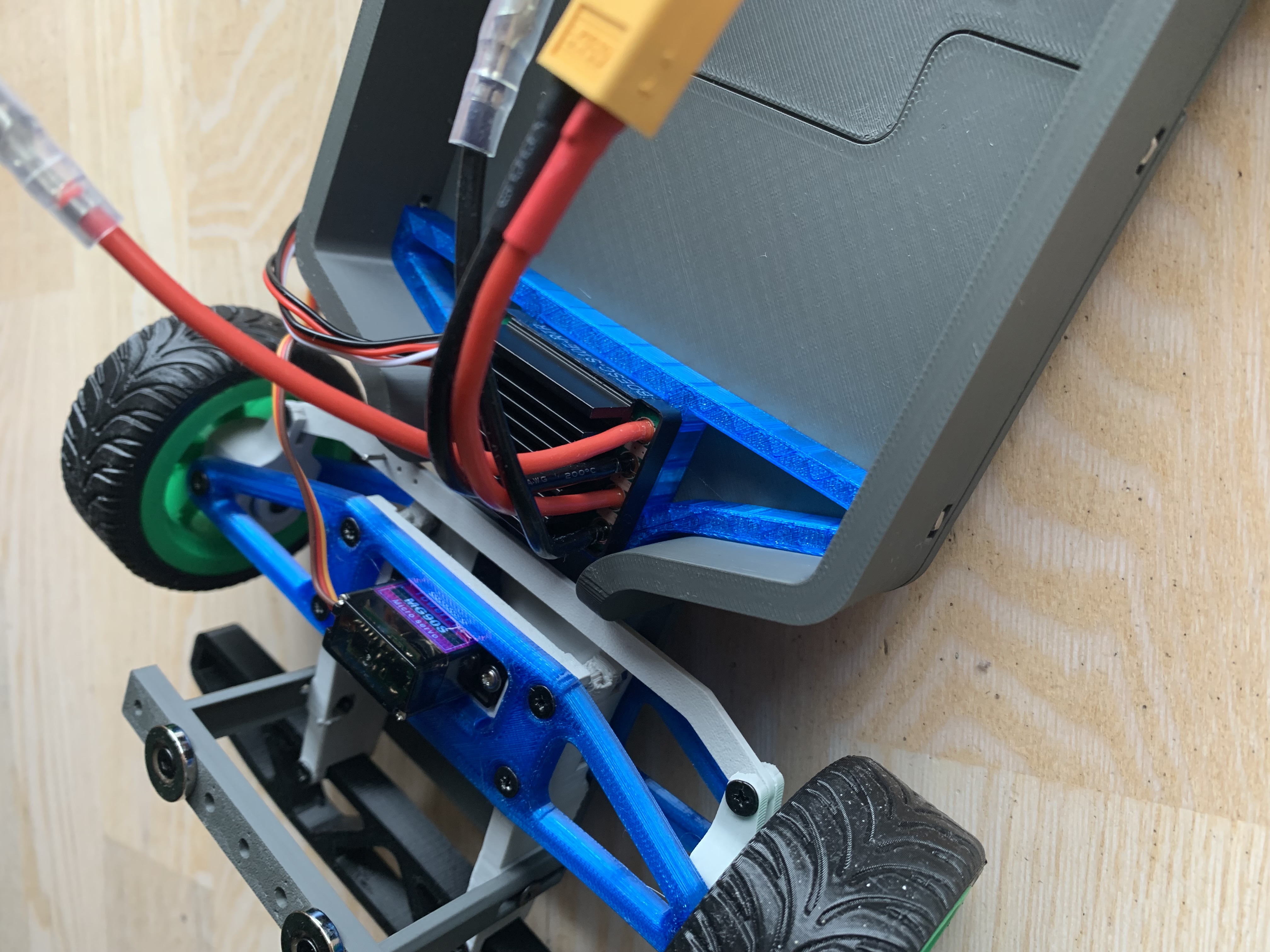 2 types ESC holder for DukeDoks chasis by PhantomHeadache | Download ...