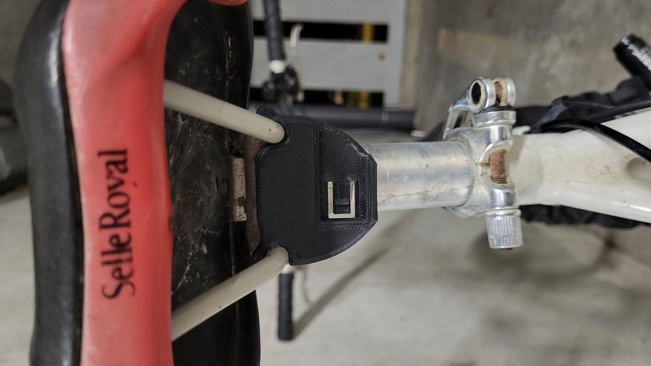 Cateye rear light mount under saddle - bike by Arnaud Lasset | Download ...