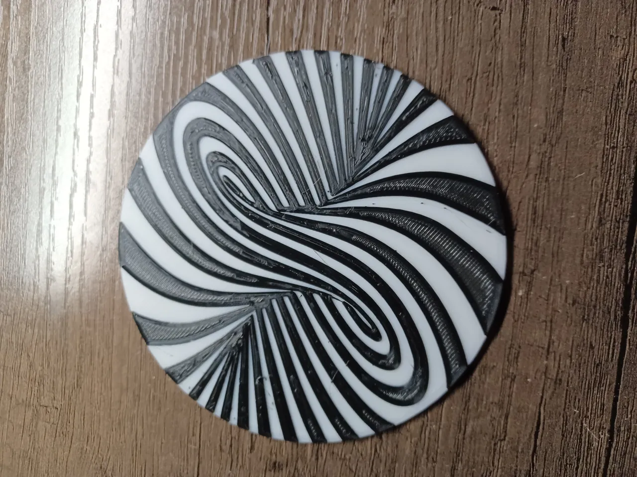 Illusion coasters (round) by ledglass | Download free STL model ...