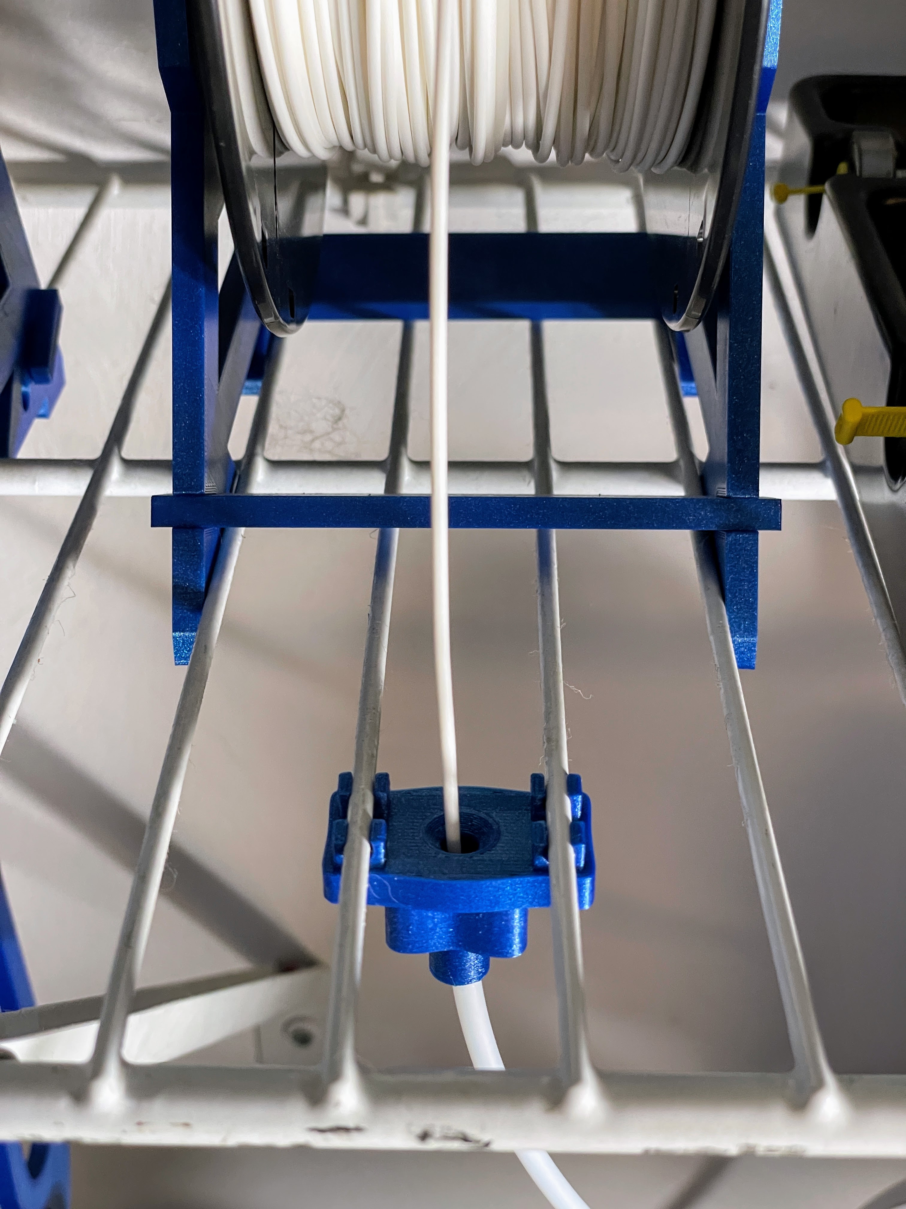 Magnetic PTFE couplers with wire shelving brackets by Marc | Download ...