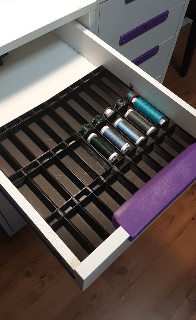 Sewing Thread Spool (Bobbins) Inserts with Matching Spool and Roll ...