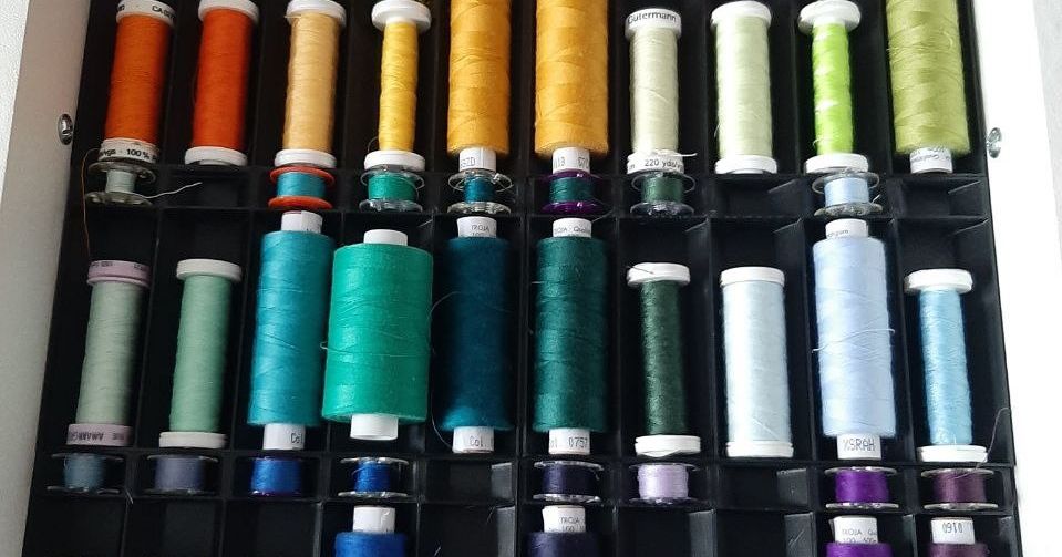 Sewing Thread Spool (Bobbins) Inserts with Matching Spool and Roll ...