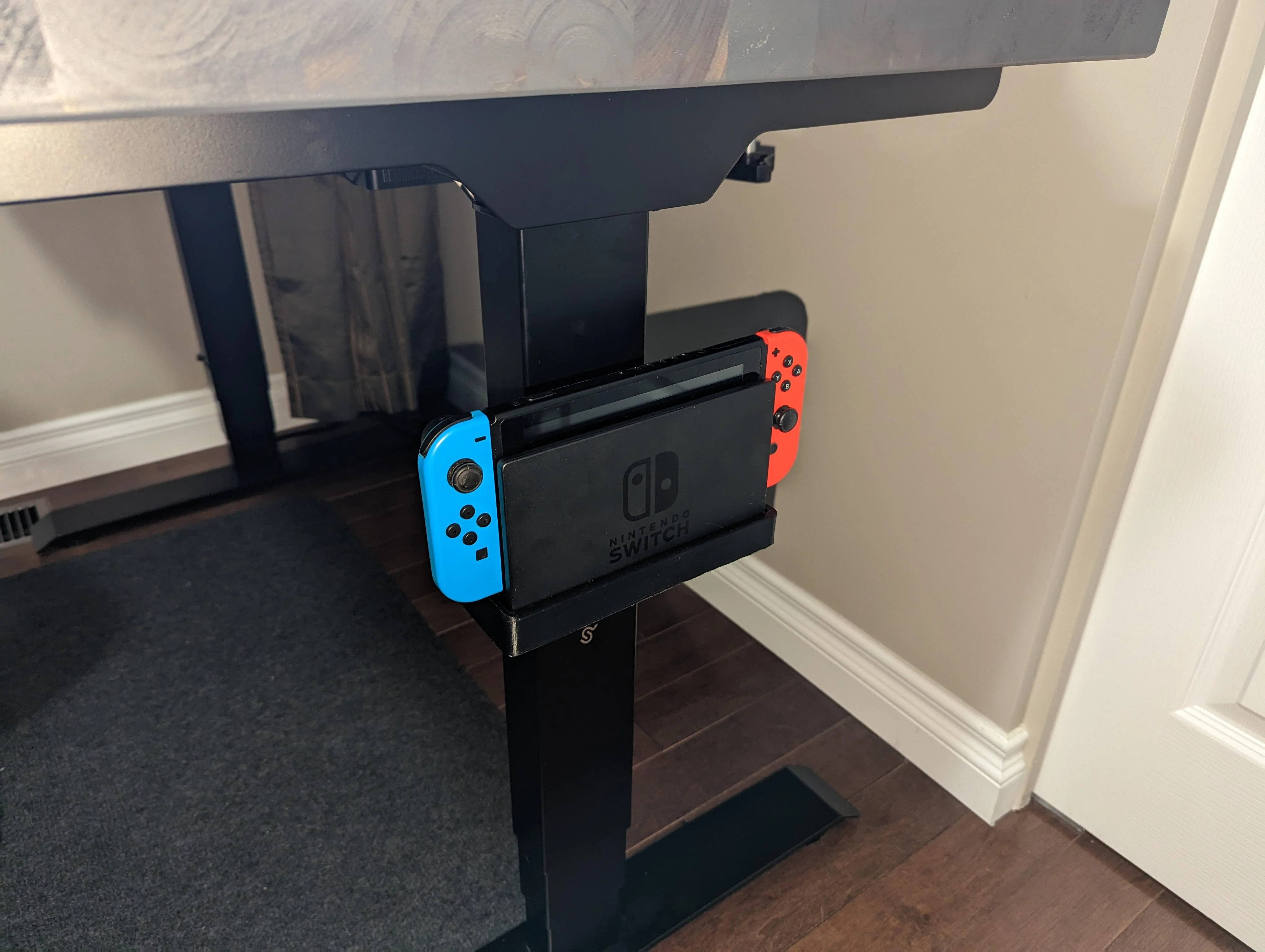 Nintendo Switch Dock Desk Post Mount by Canthook | Download free STL ...